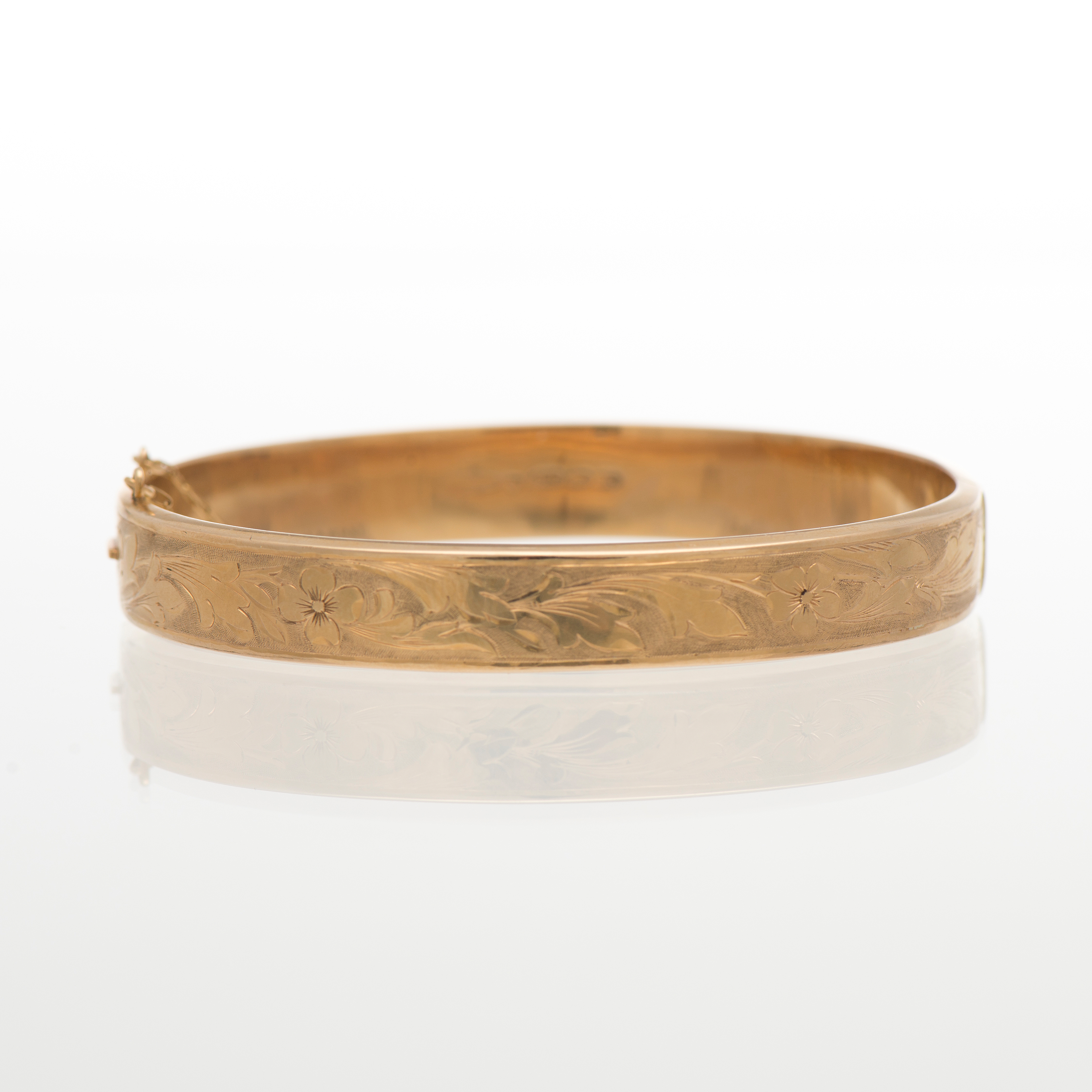 ARMRING, 14K gold. Åbo 1971. - Bukowskis