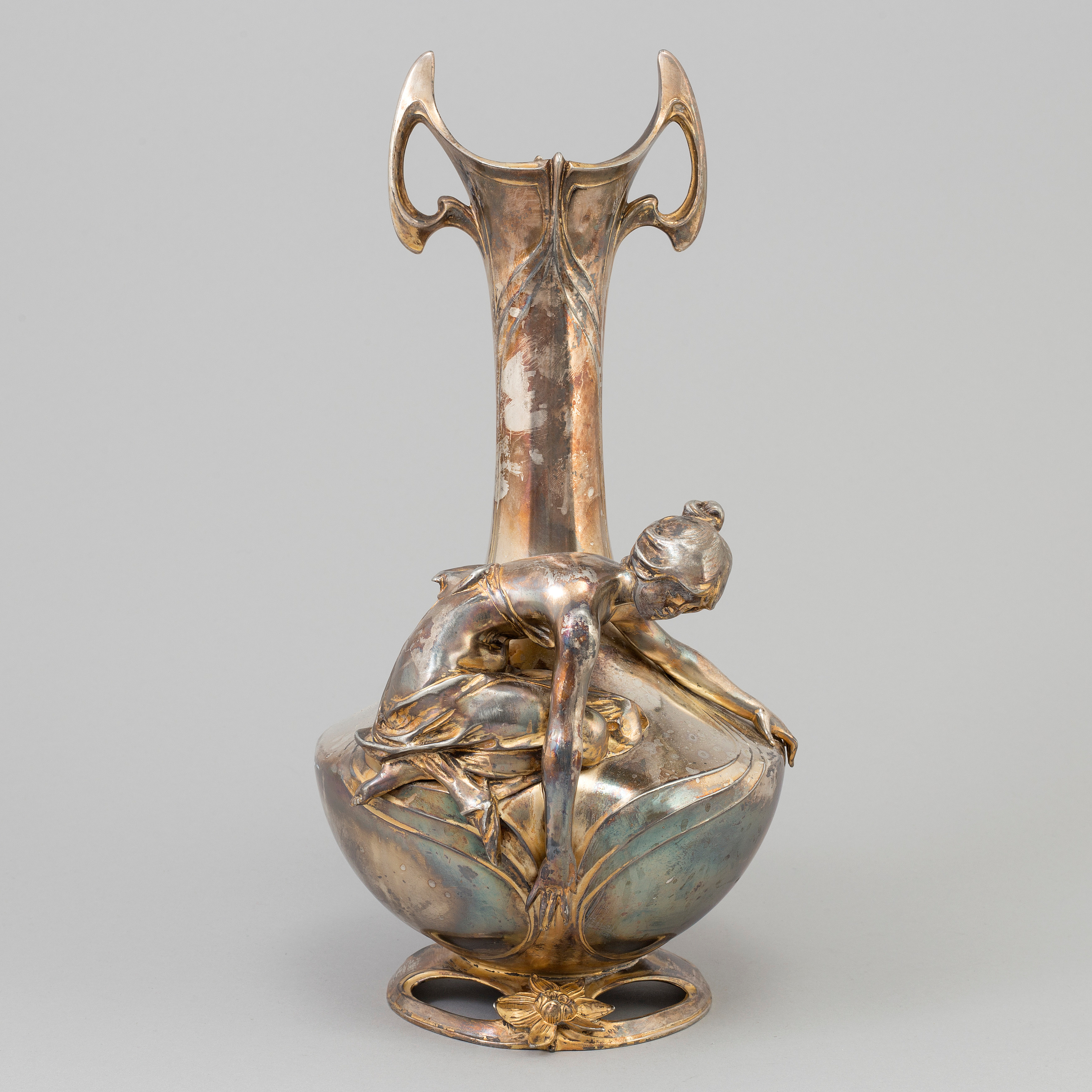 A vase, NS, Art Nouveau. - Bukowskis