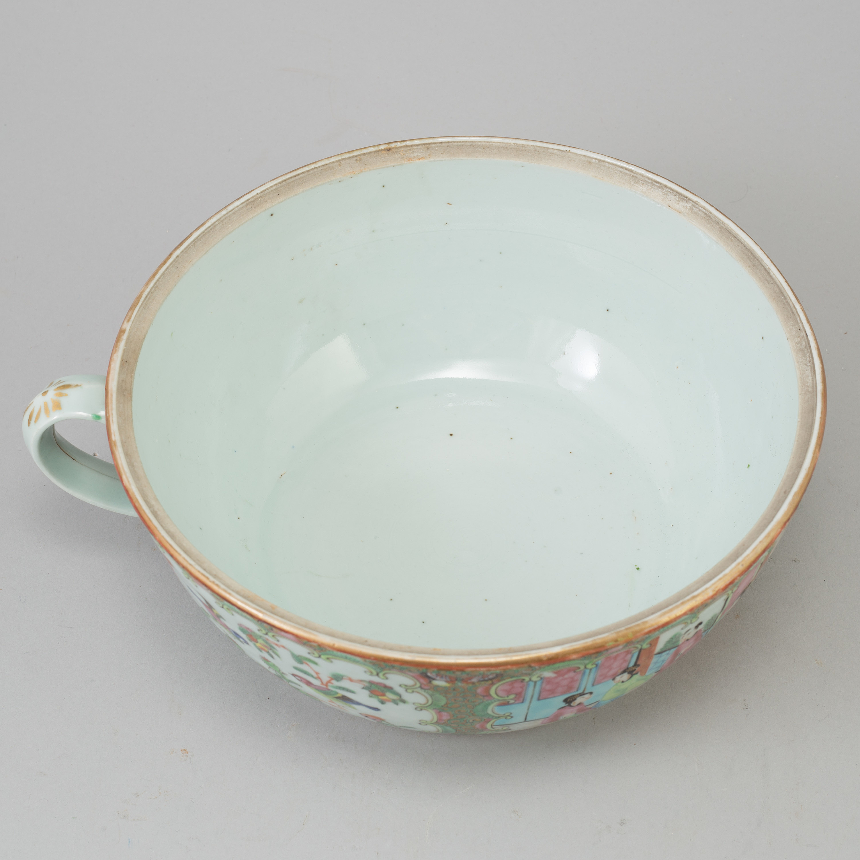 A CHINESE PORCELAIN POTTY, Canton, mid 19th century. - Bukowskis