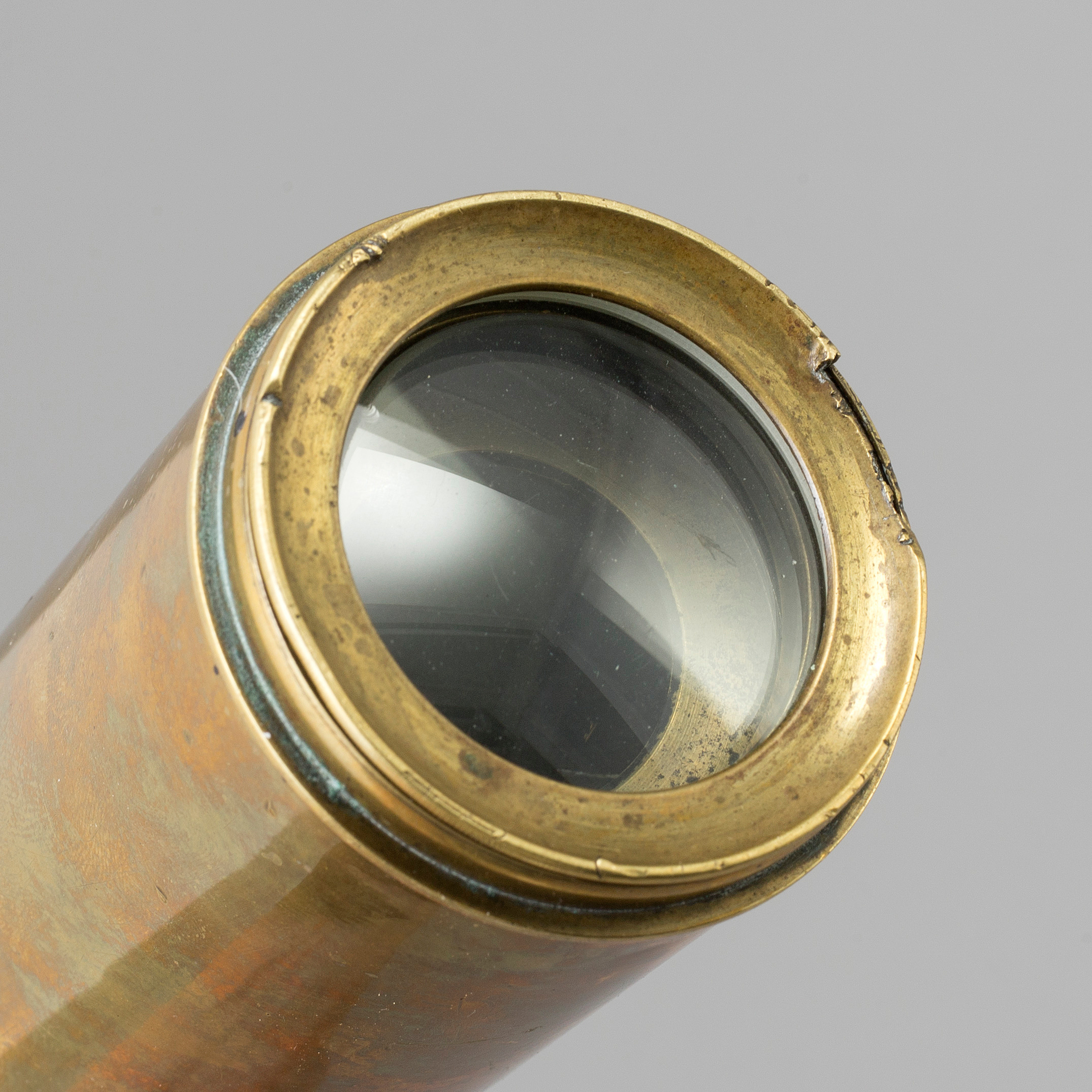 A 19TH CENTURY SPOTTING SCOPE, signed J Hughes, London. - Bukowskis