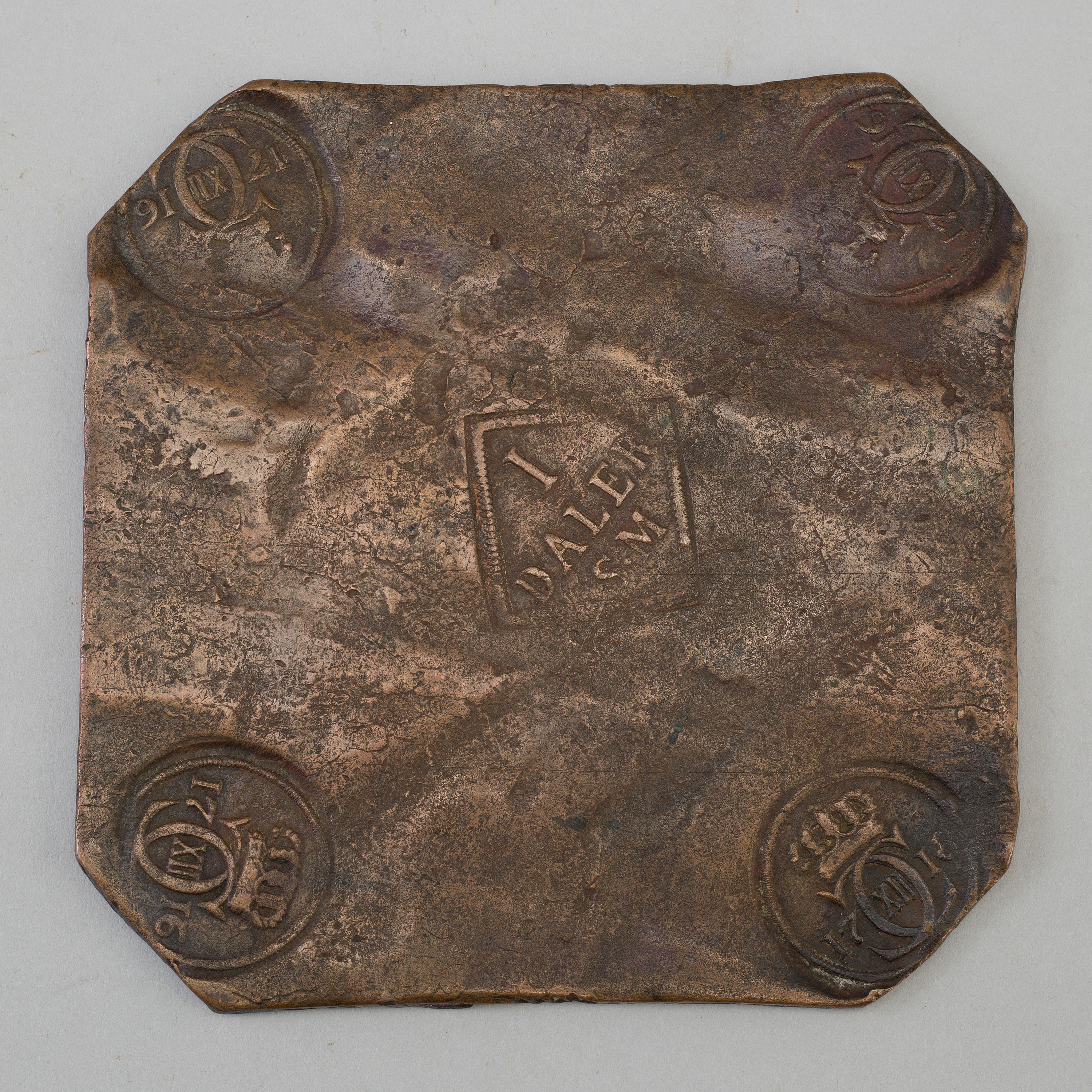 A SWEDISH COPPER COIN, one daler, 1716. - Bukowskis