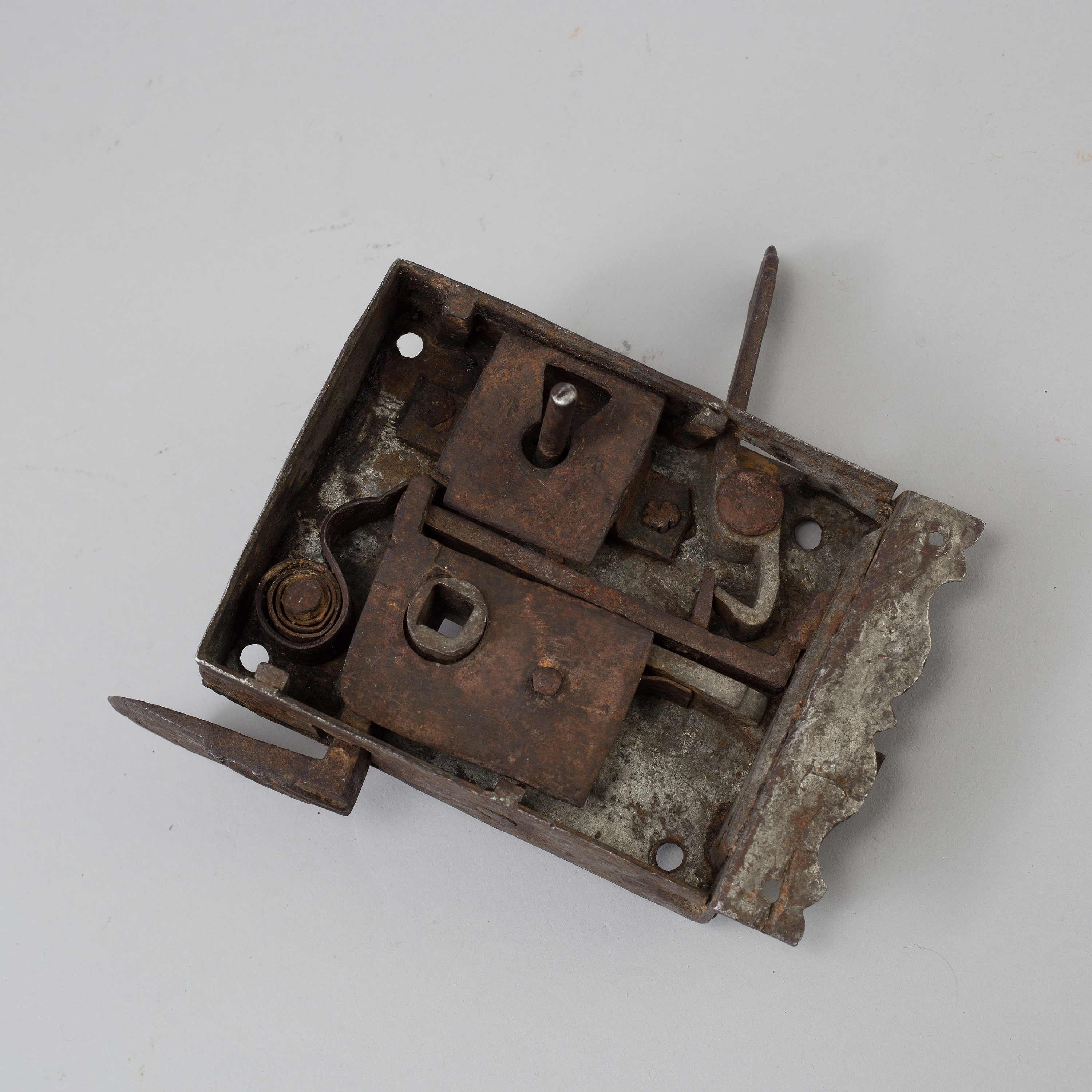 A 18th century iron lock. - Bukowskis