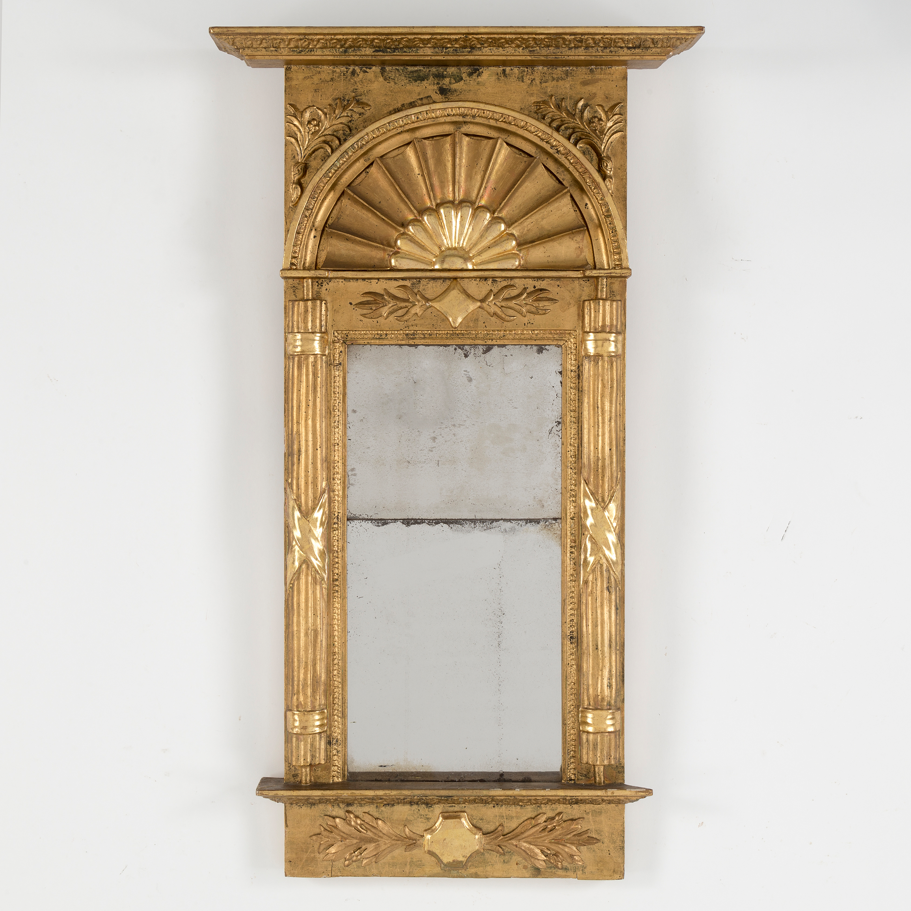 A first half of the 19th century mirror. - Bukowskis
