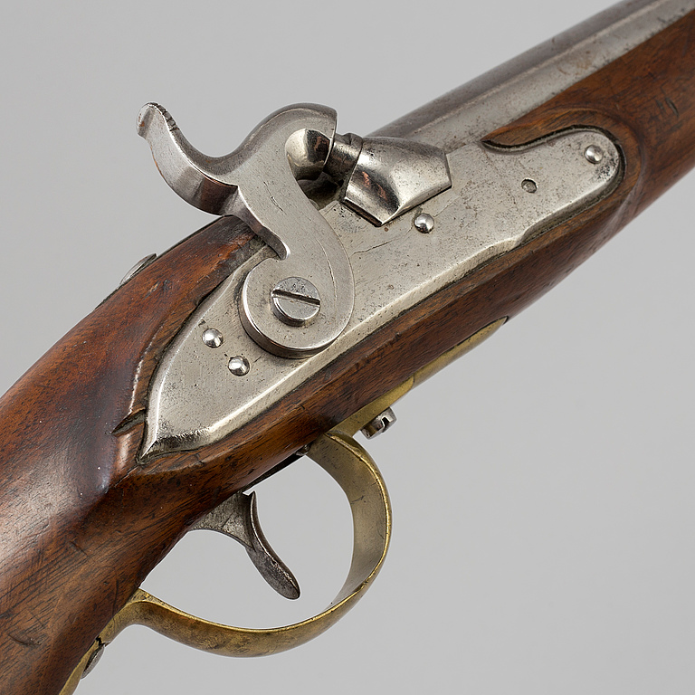 A first half of the 19th century percussion lock pistol. - Bukowskis