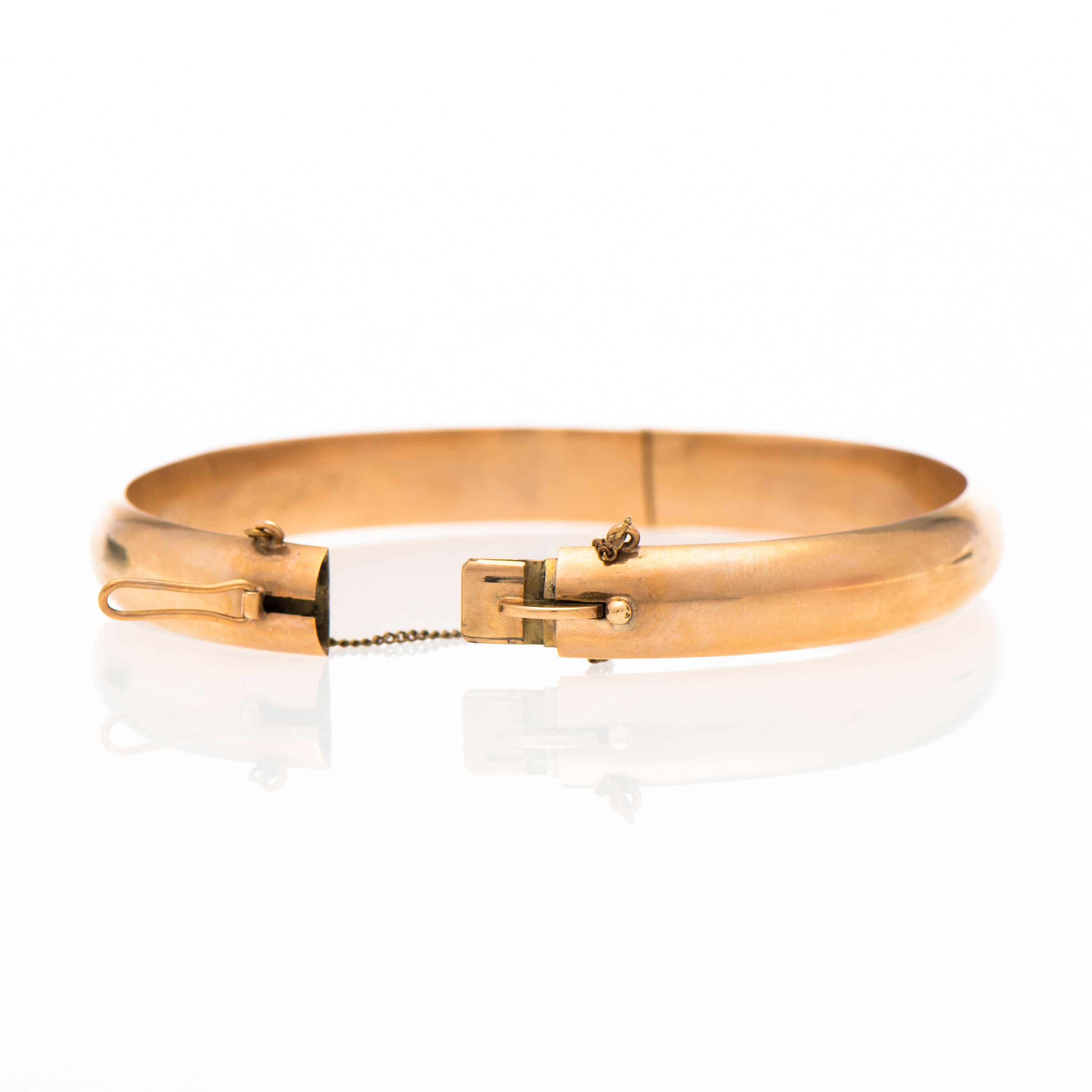 ARMRING, 14K guld. Helsingfors 1964. - Bukowskis