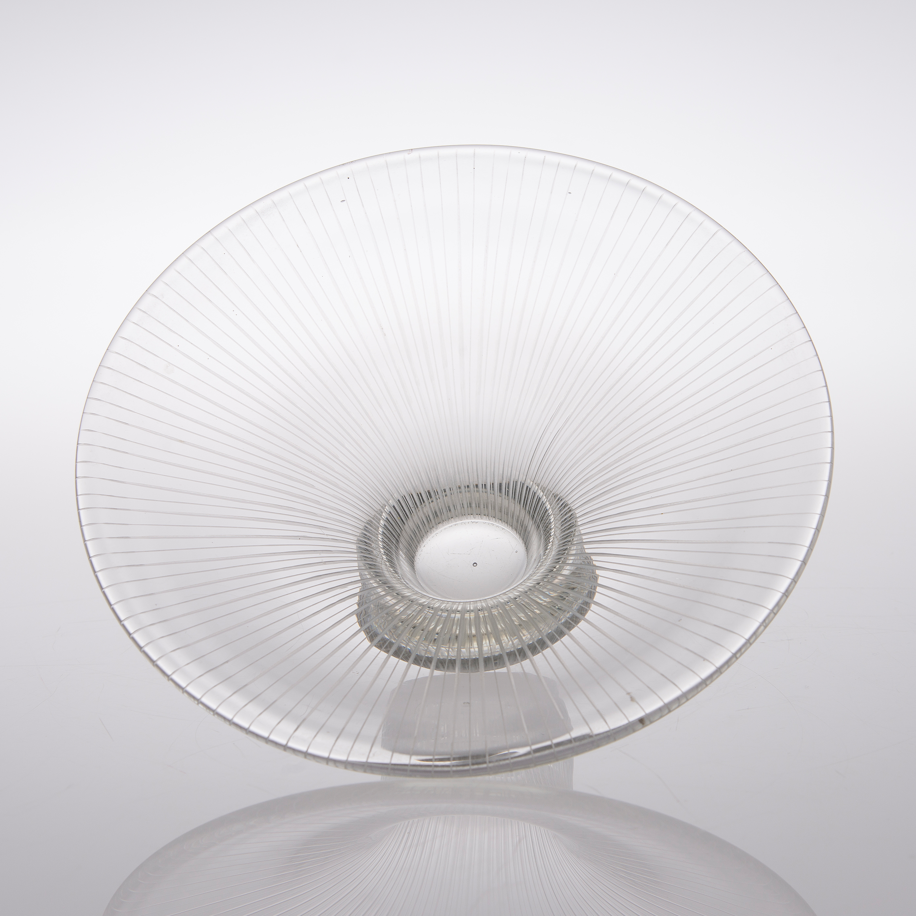 A Mid Century 3138 Glass Bowl, signed Tapio Wirkkala Iittala. - Bukowskis