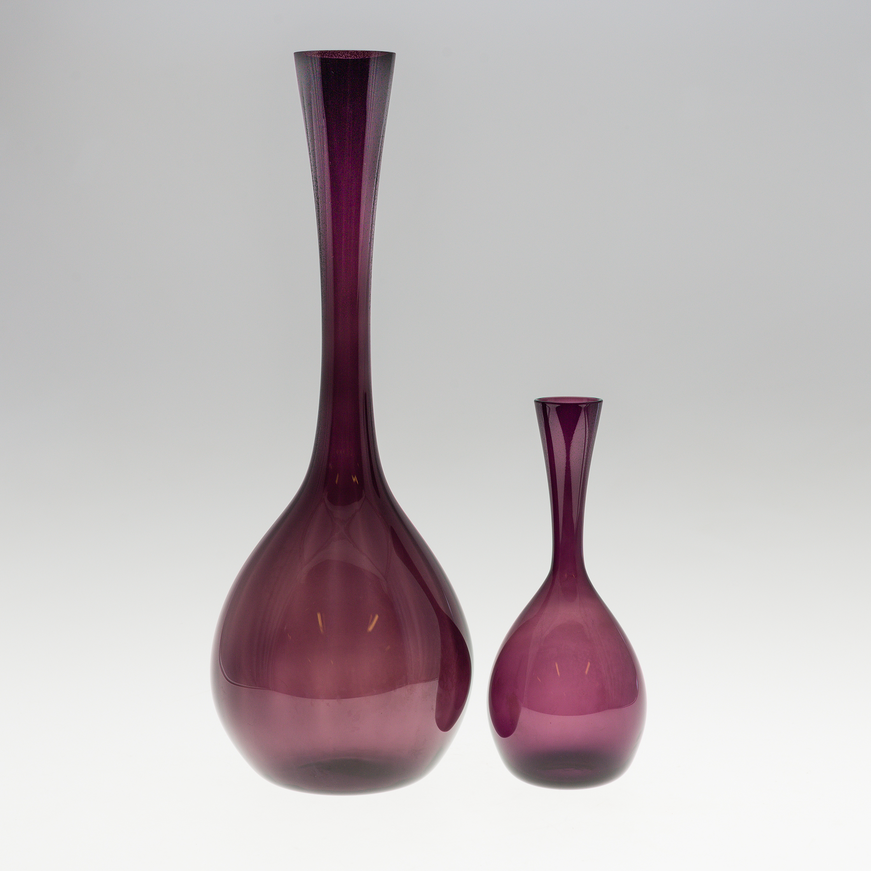 2 glass vases, Arthur Percy, Gullaskruf 1950´s. - Bukowskis