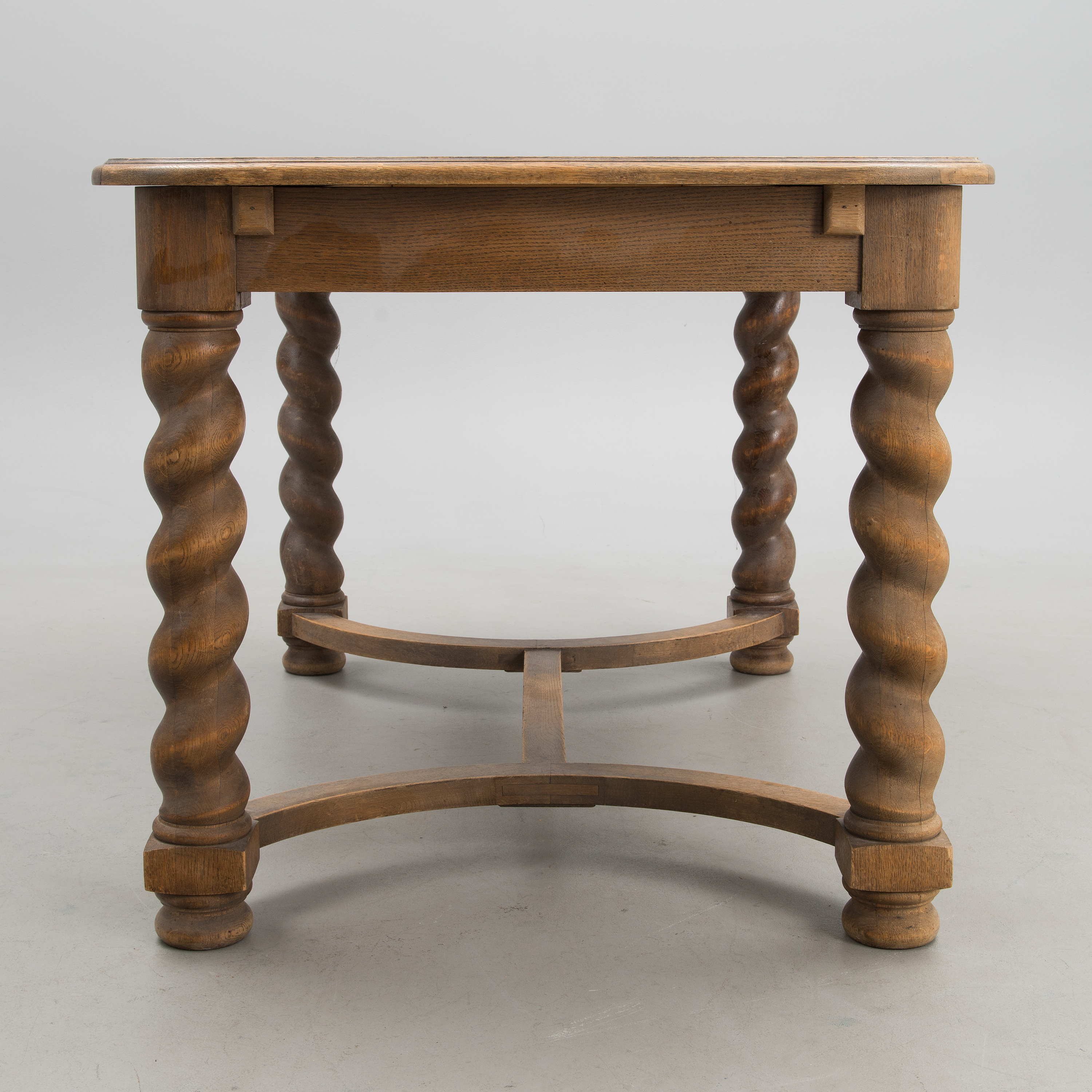 A 1930s/40s table. - Bukowskis