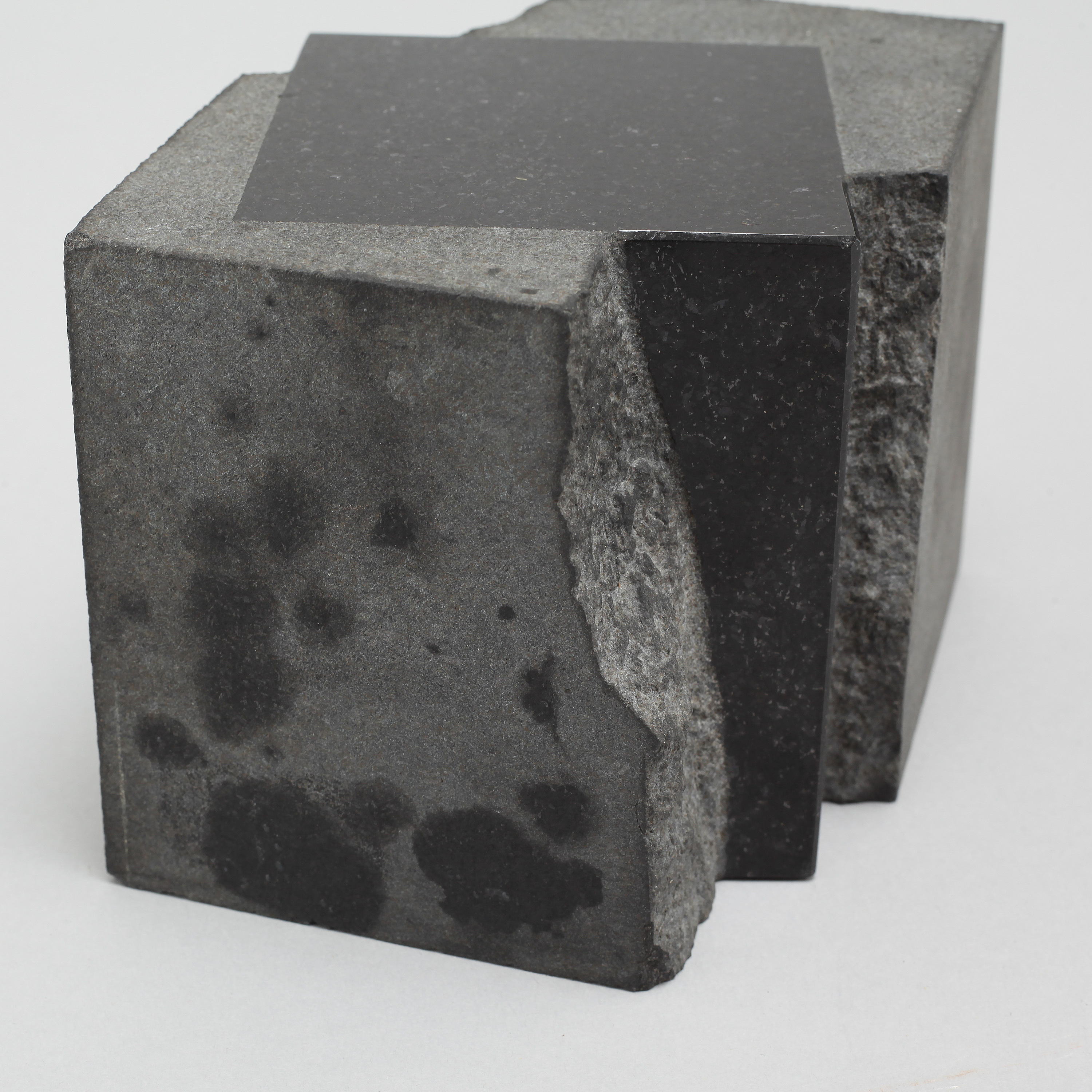 TAKASHI NARAHA, skulptur, diabas, signerad. - Bukowskis