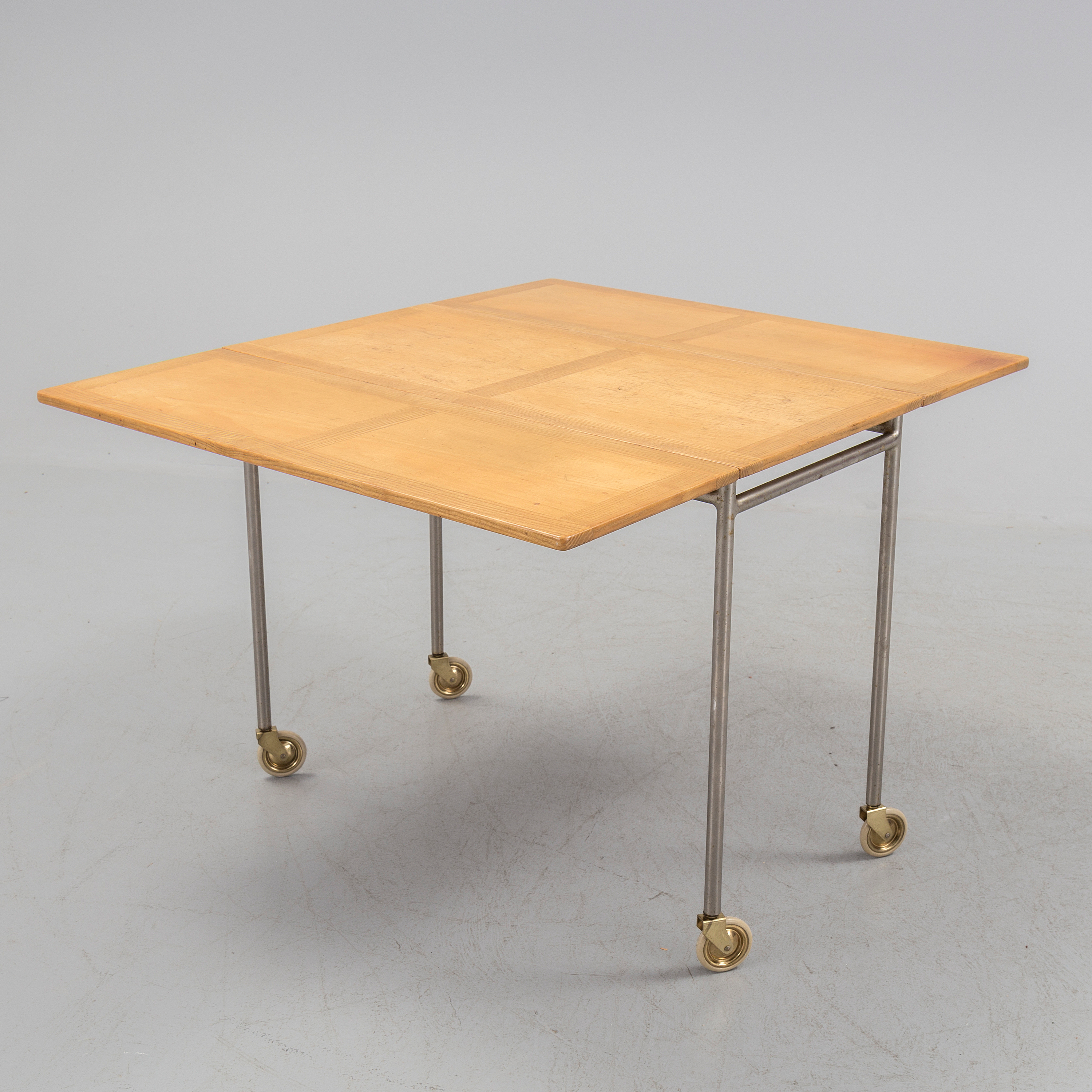 BRUNO MATHSSON, rullbord, "Berit", Firma Karl Mathsson, Värnamo, 1961 ...