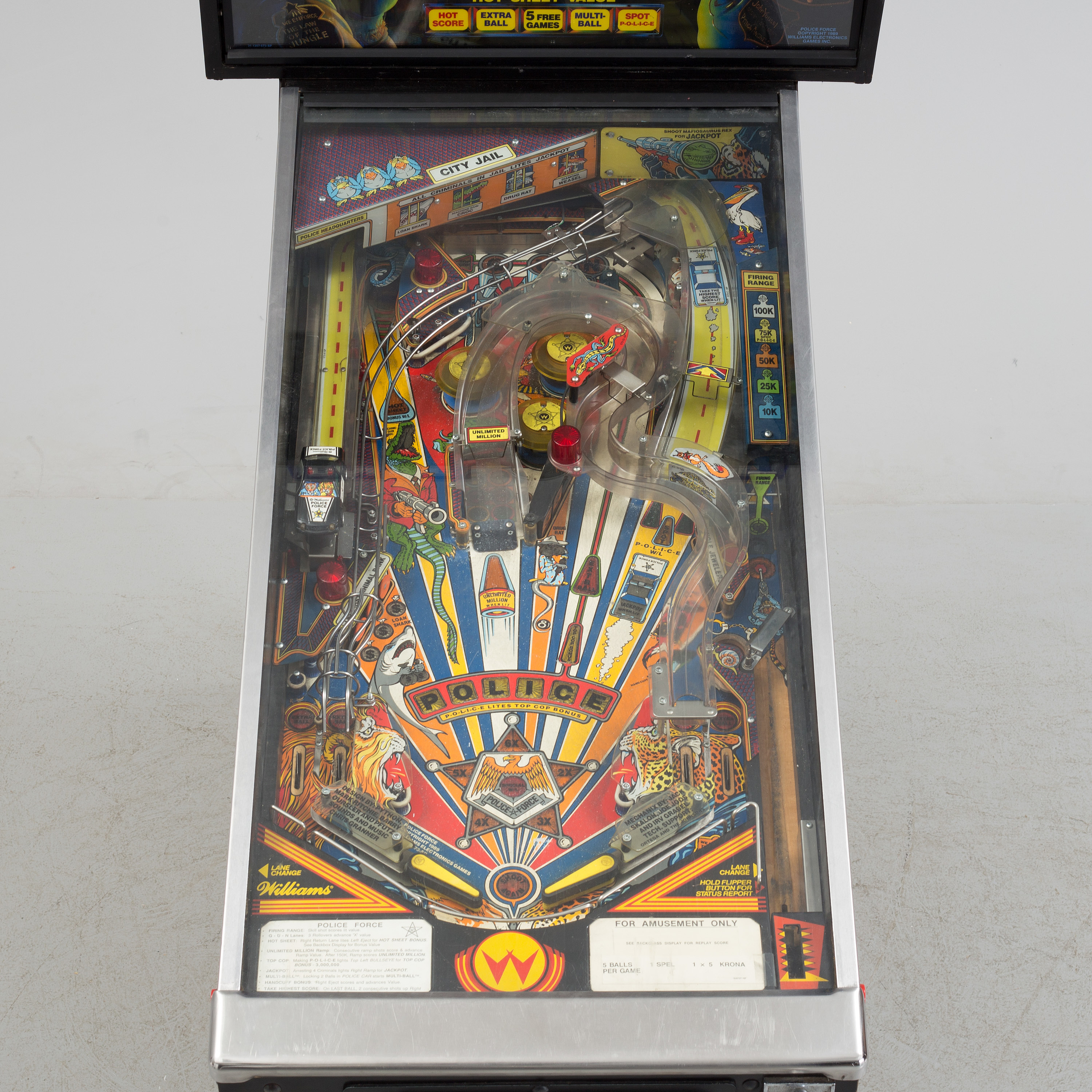 a "Police Force" pin-ball game Williams electronic games Chicago, USA ...