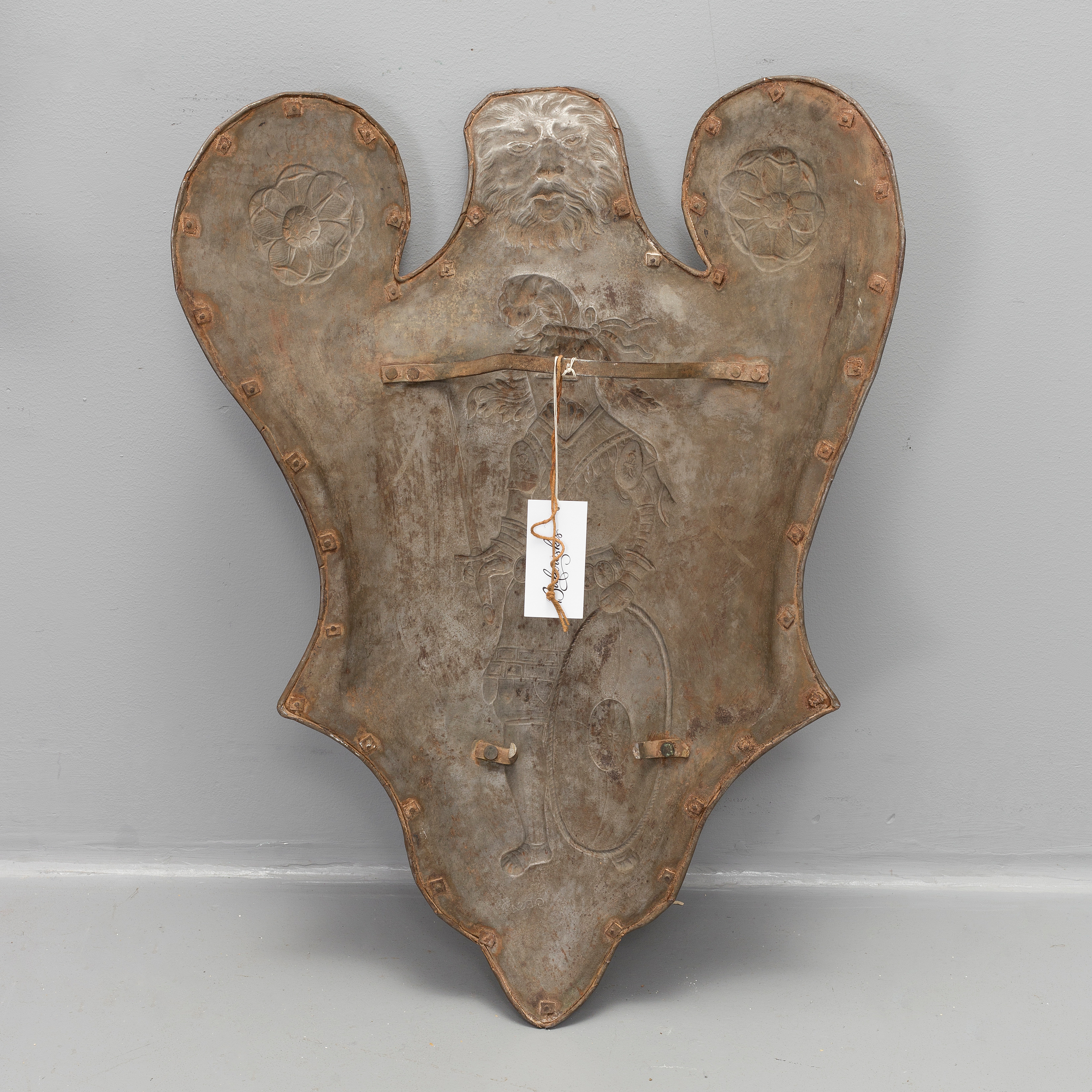 AN IRON SHIELD, decorative, 19th/20th century. - Bukowskis