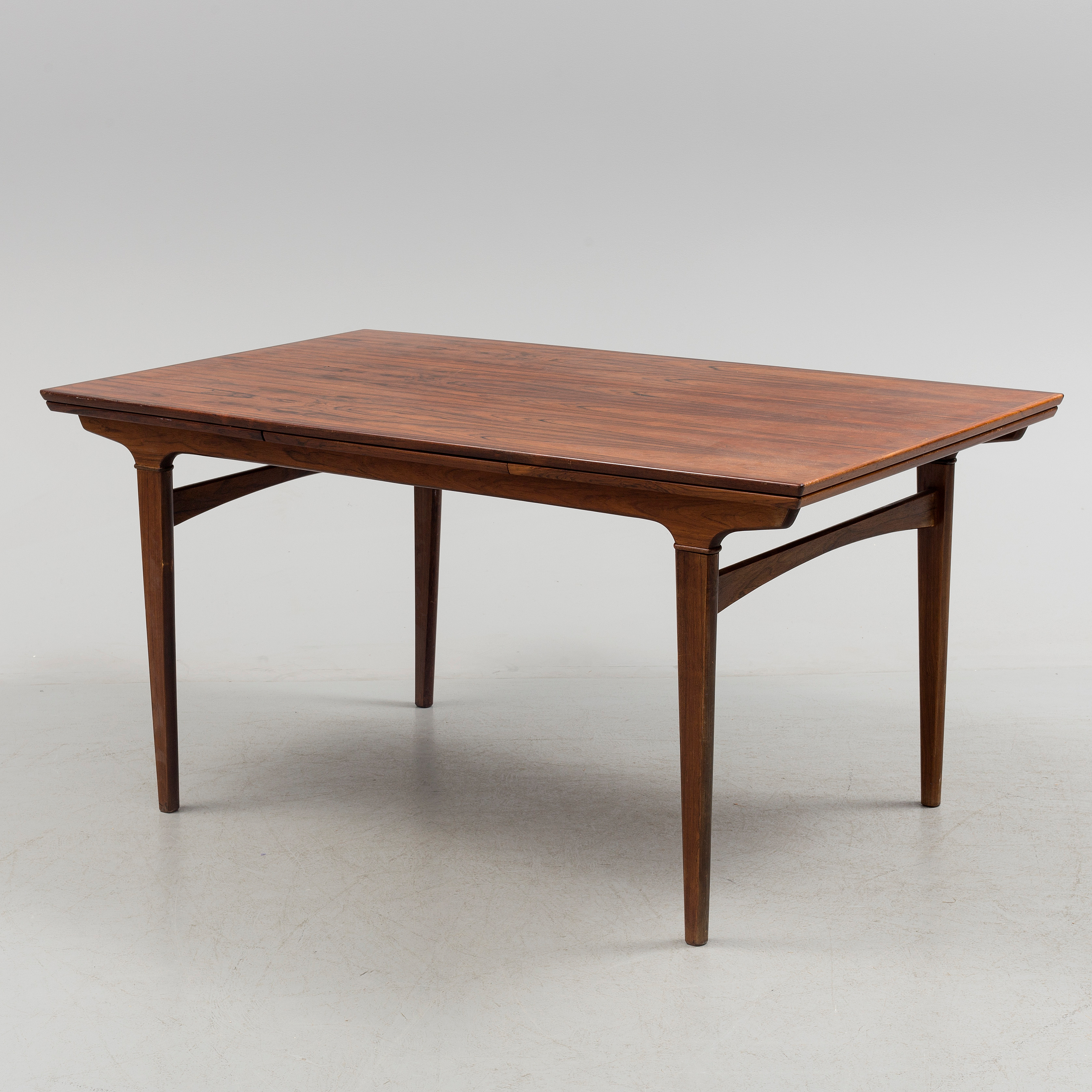 A 1950/60s dining table. - Bukowskis
