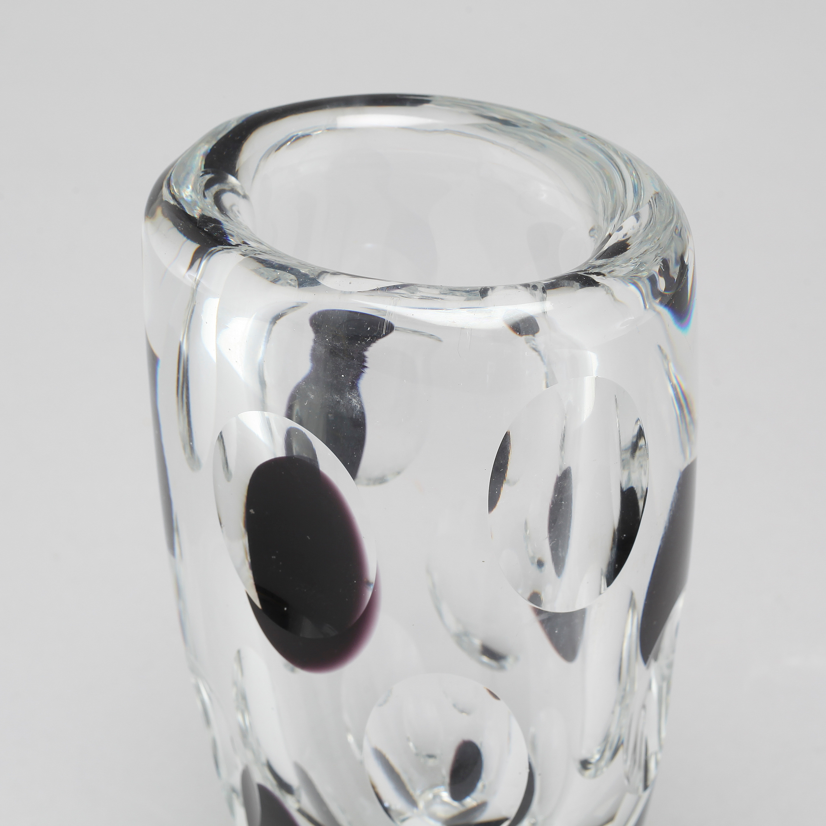 VICKE LINDSTRAND, - Bukowskis