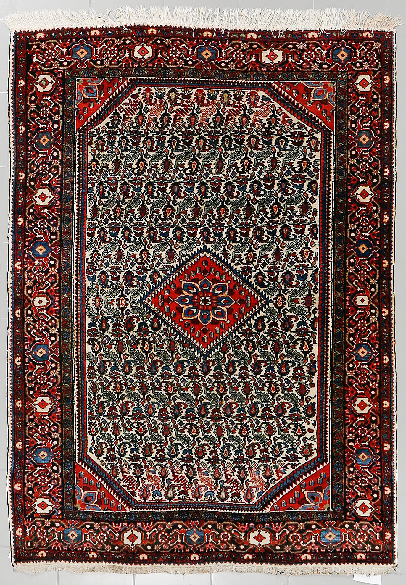 MATTA, persisk, old/semiantik, ca 212 x 155 cm. - Bukowskis