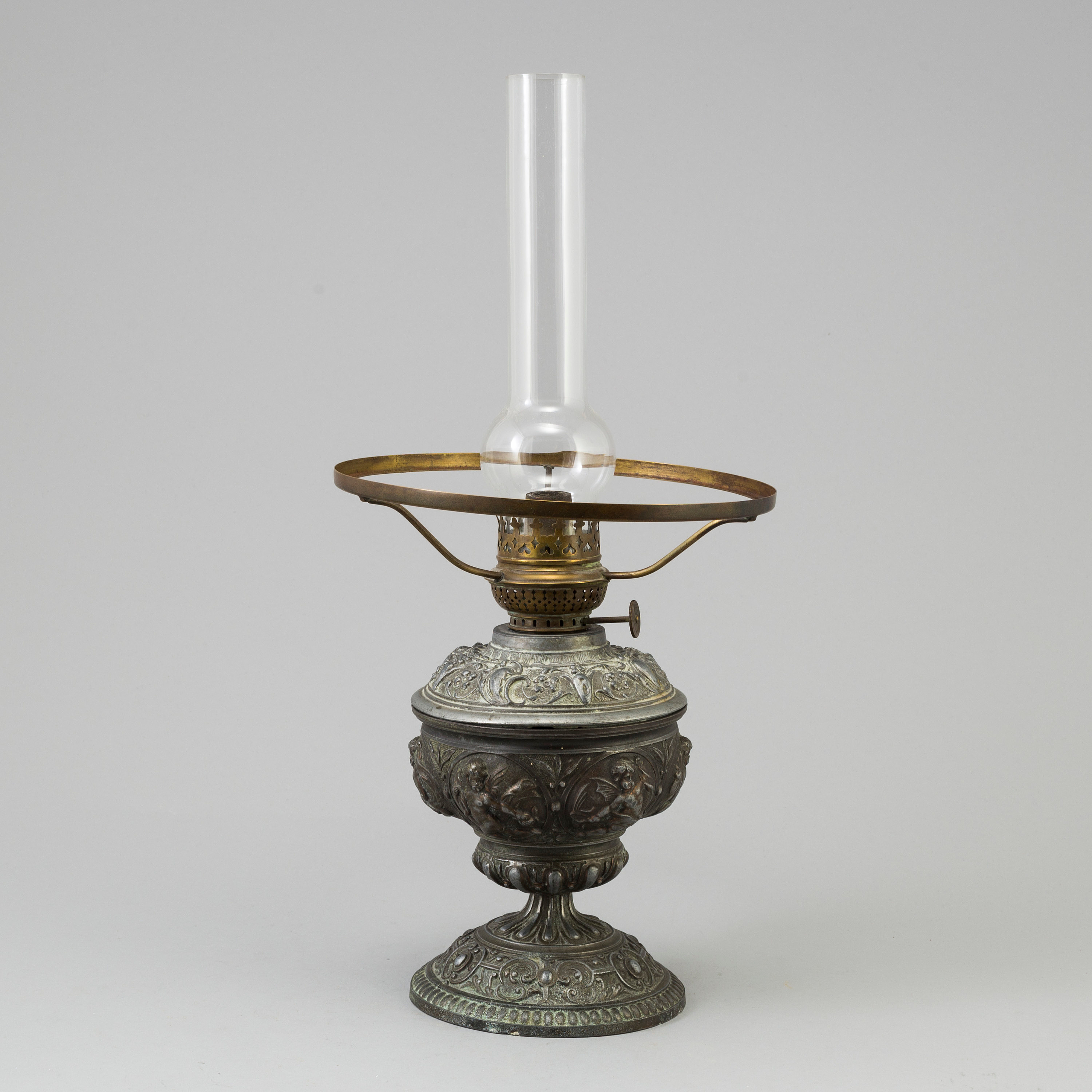 A late 19th century neorenaissance paraffin light. - Bukowskis