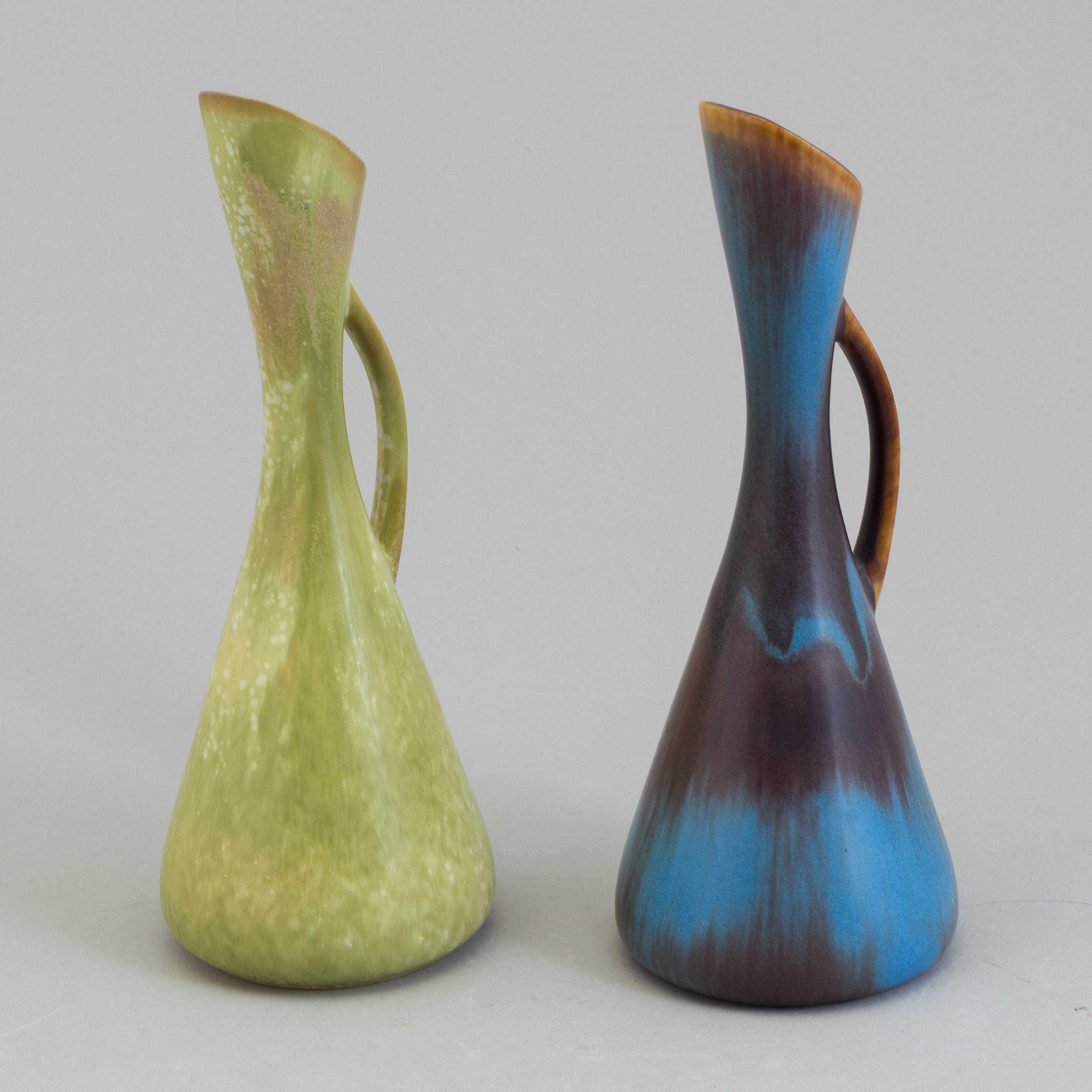 GUNNAR NYLUND, vaser, 2 st, stengods, Rörstrand, 1950-tal. - Bukowskis