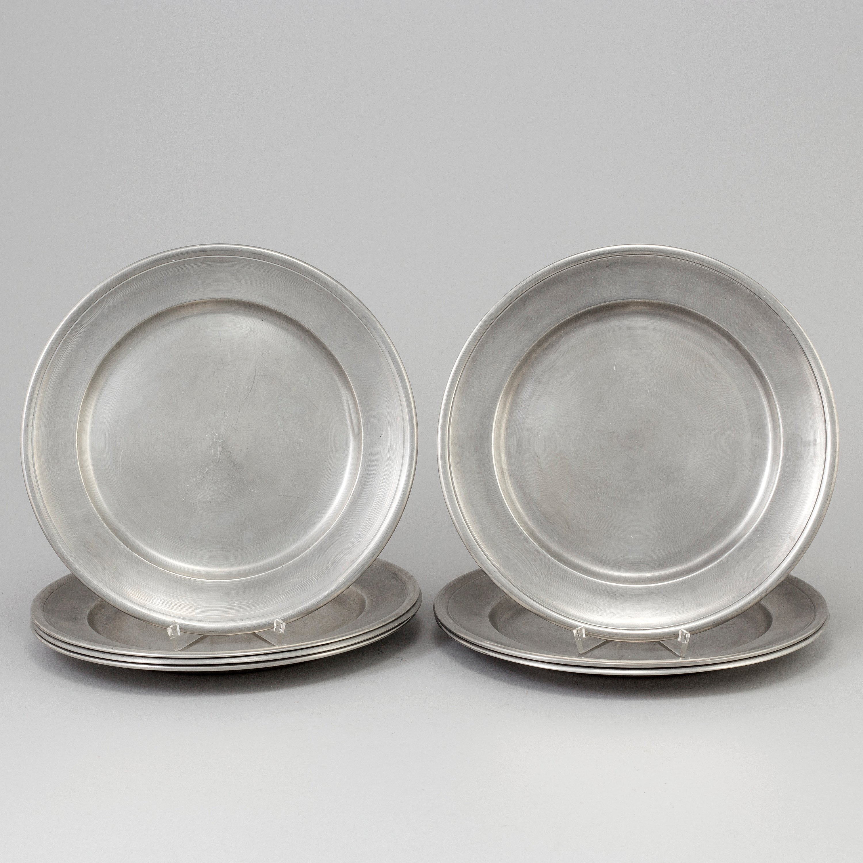 Seven pewter plates, BO Santesson, circa 1979. - Bukowskis