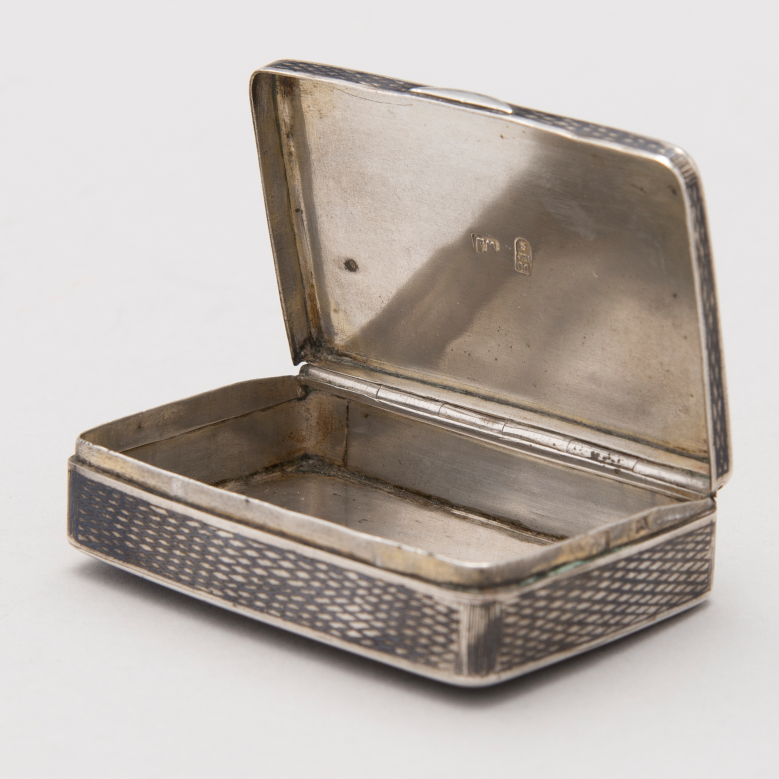 NUUSKARASIA, hopeaa ja nielloa, Moskova 1875, luultavasti Grigori ...