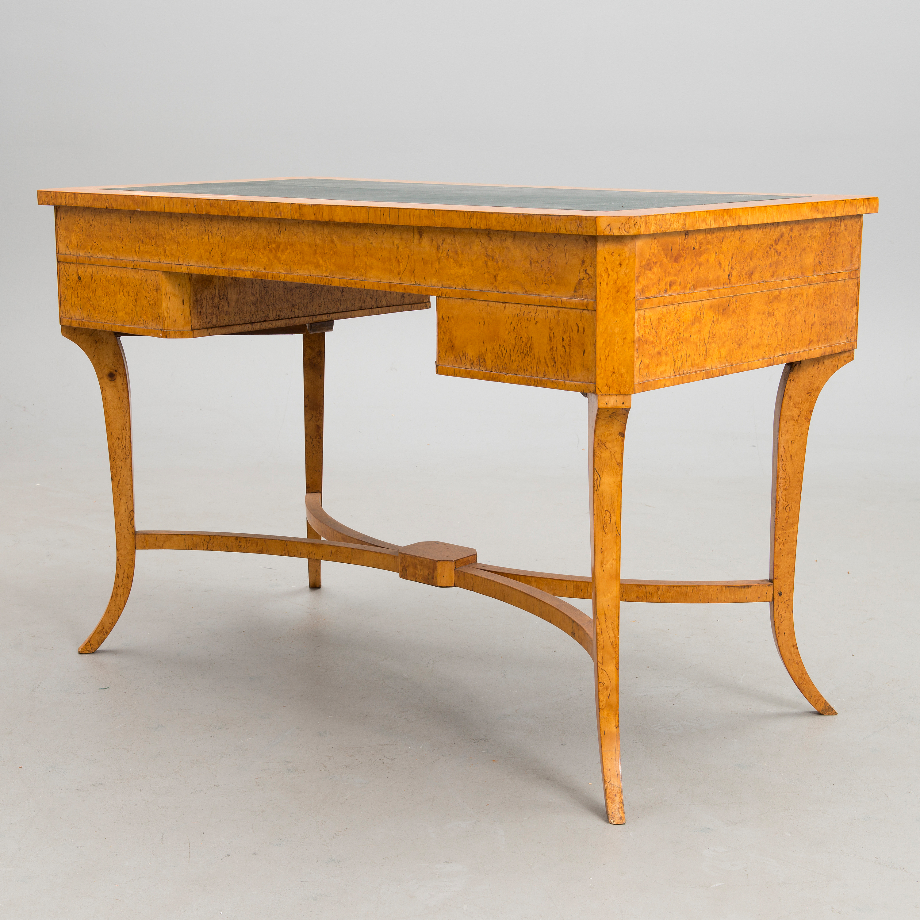 A russian Writing Desk, late 19th century empire style. - Bukowskis
