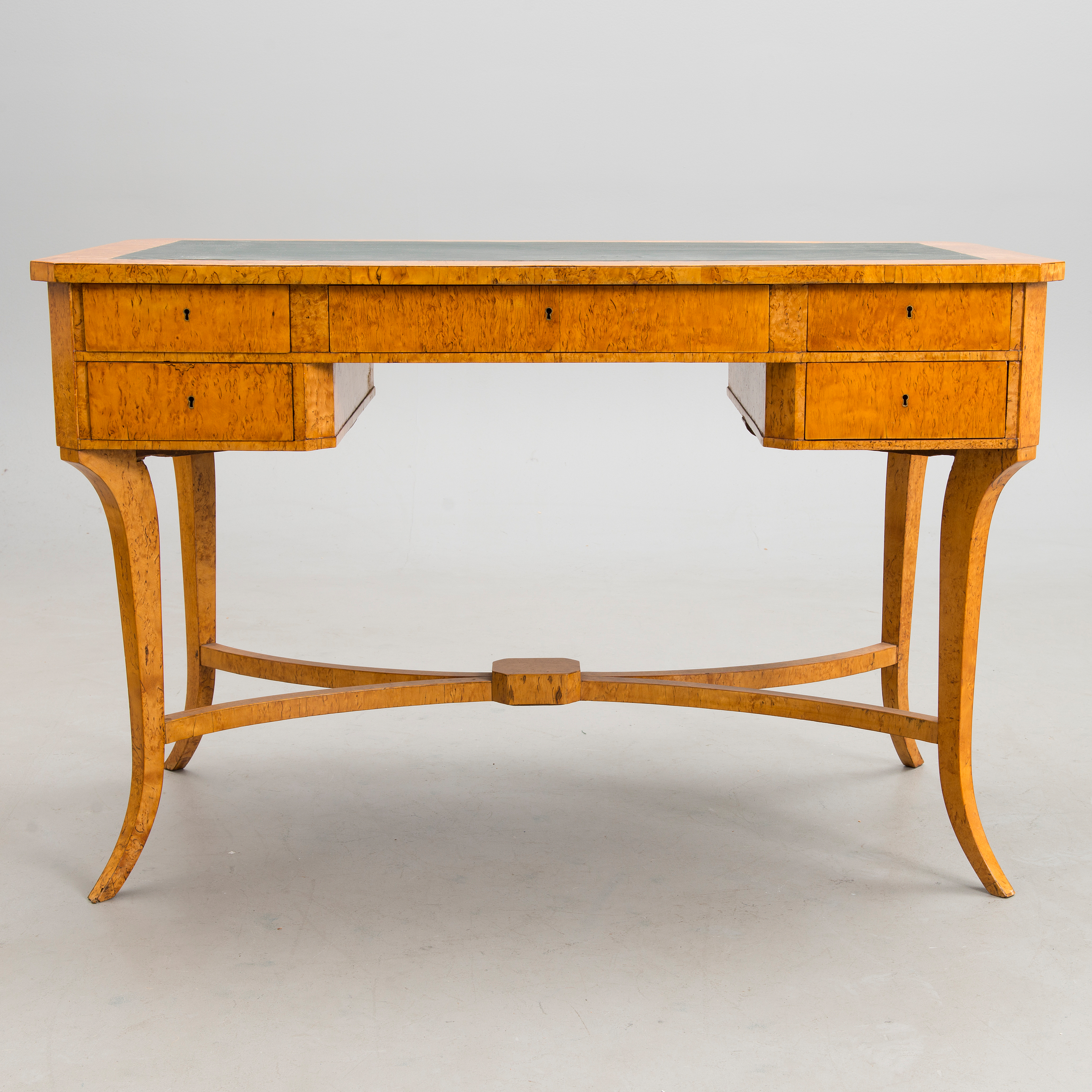 A russian Writing Desk, late 19th century empire style. - Bukowskis