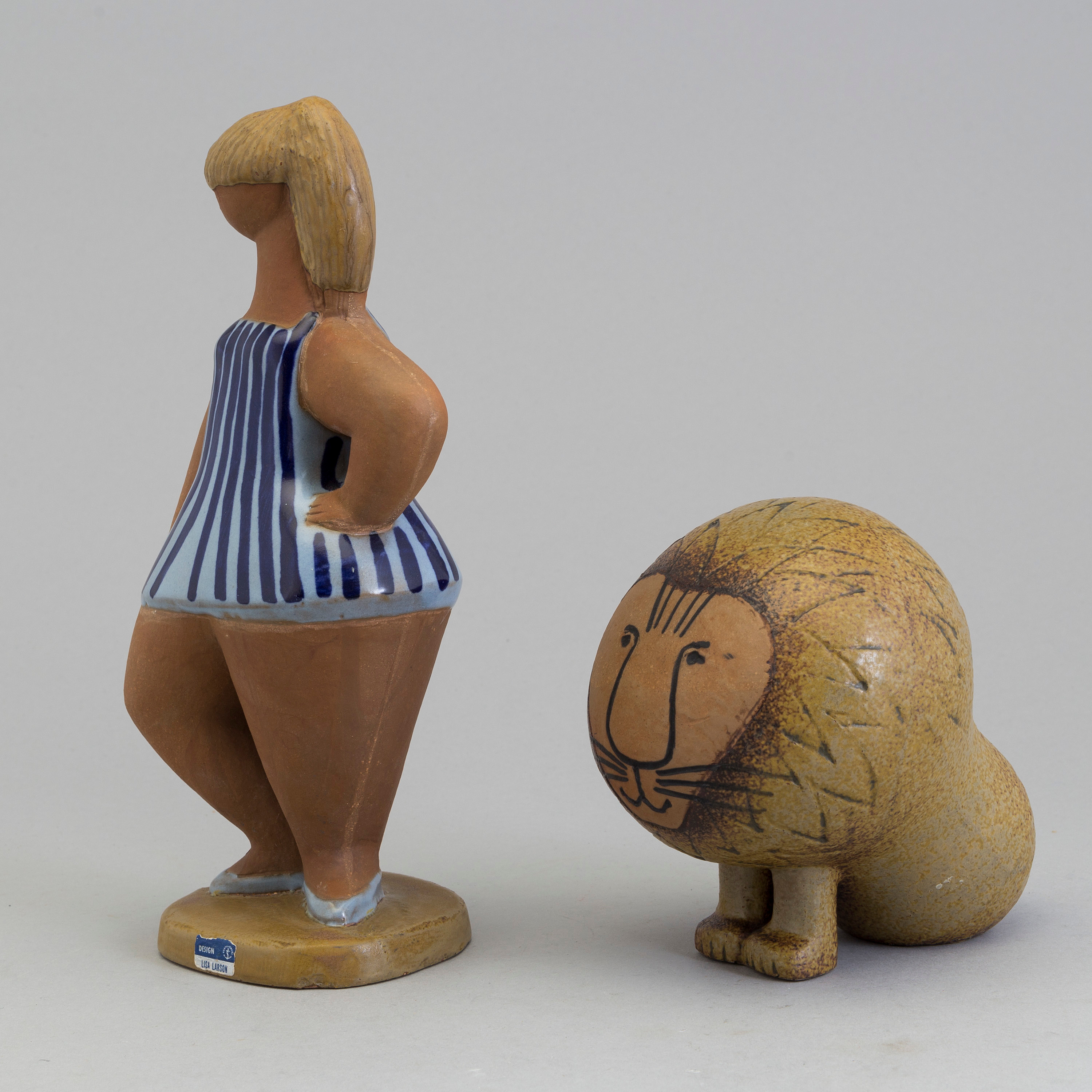 LISA LARSON, figuriner, 2 st, stengods, Gustavsberg. - Bukowskis