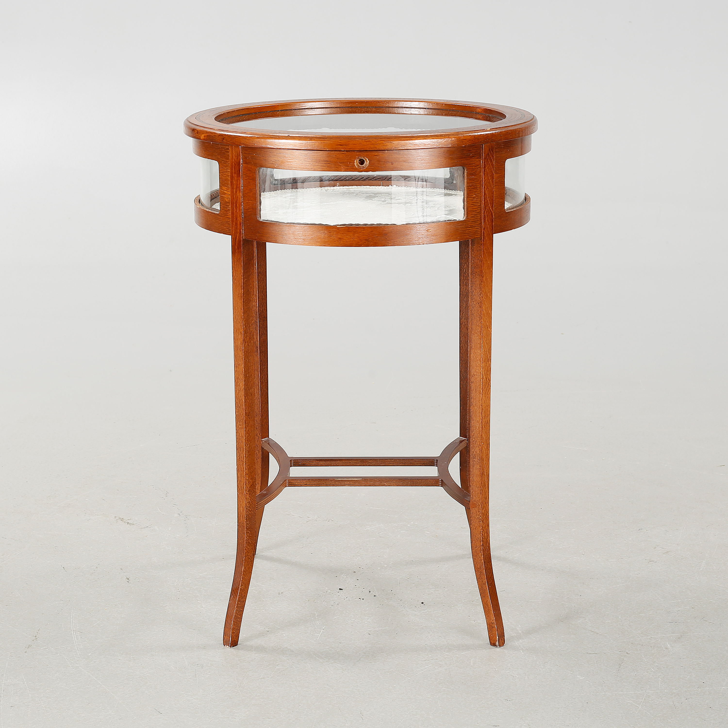 A display vitrine table from the firsth half/middle of the 20th century ...