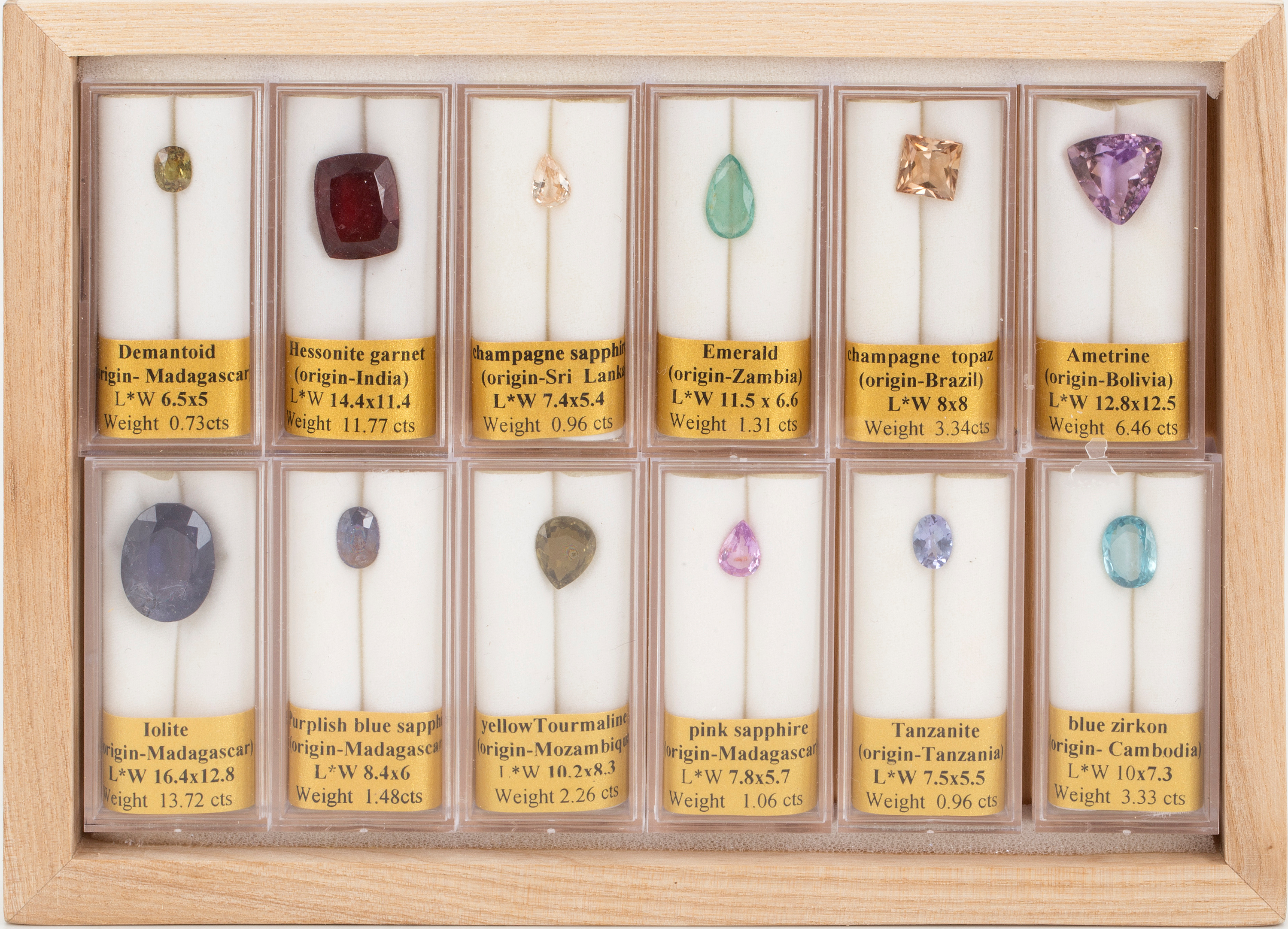 A collection of twelve gemstones. - Bukowskis