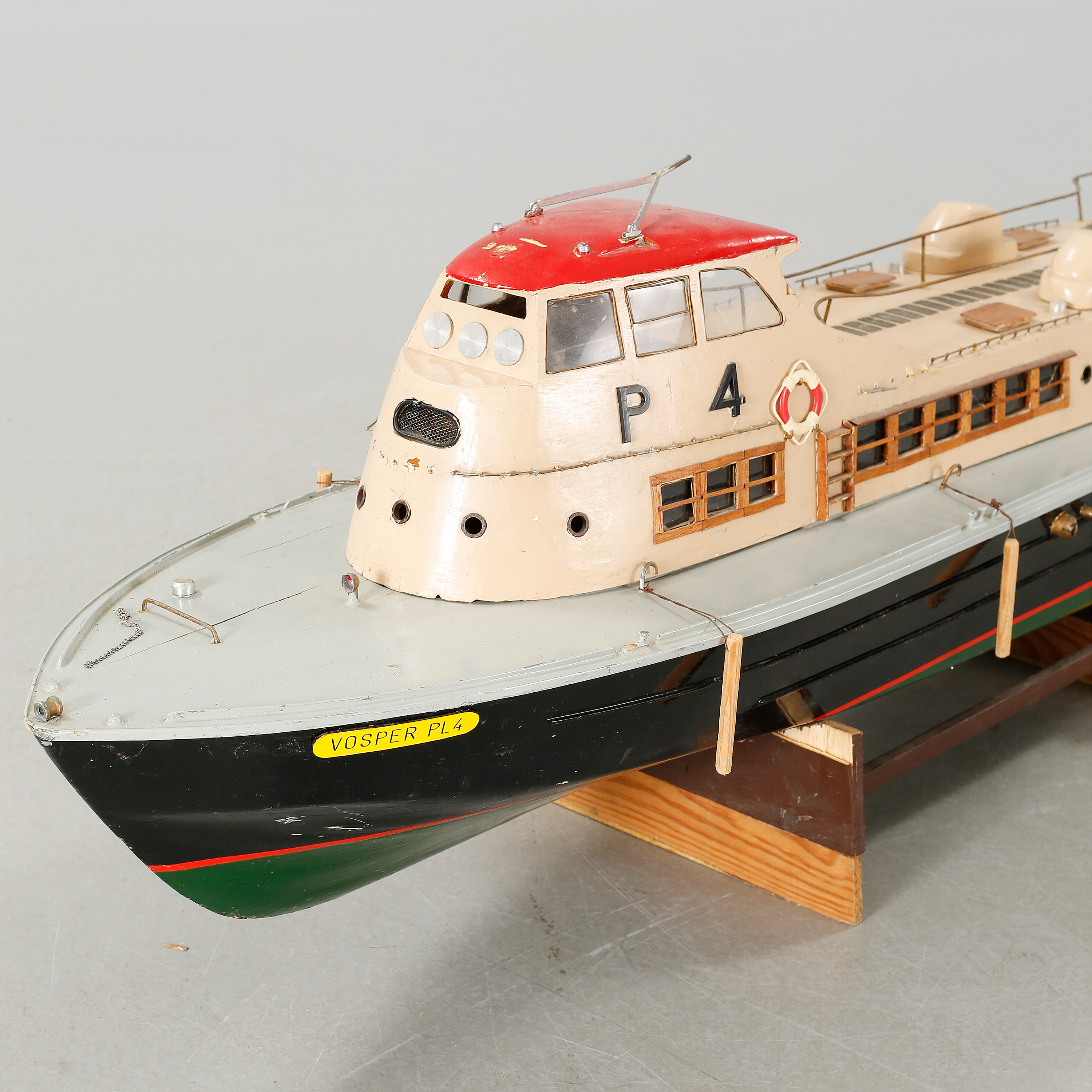 A 20th century model boat, "Vosper PL4". - Bukowskis