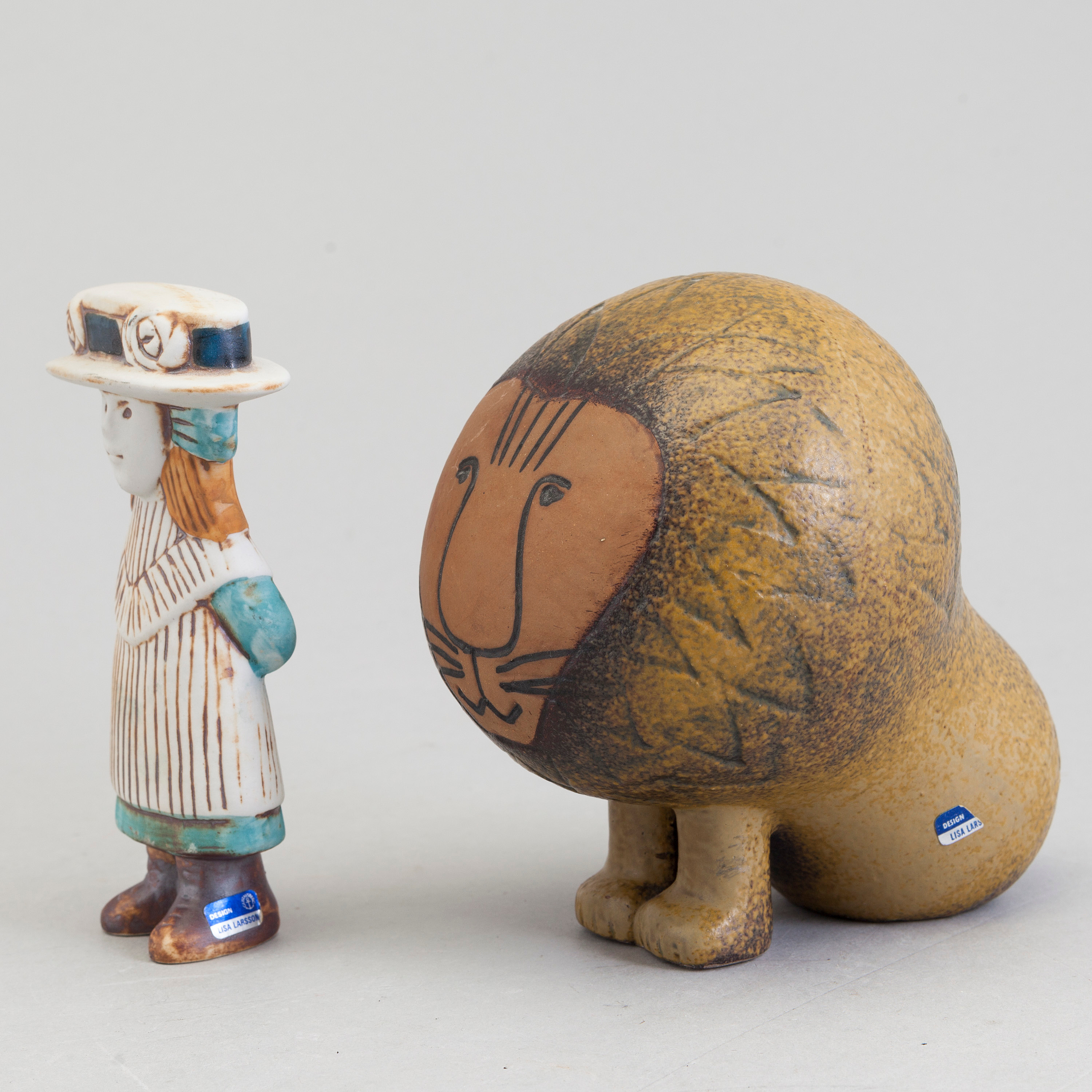 LISA LARSON, figuriner, 2 st, stengods, Gustavsberg. - Bukowskis