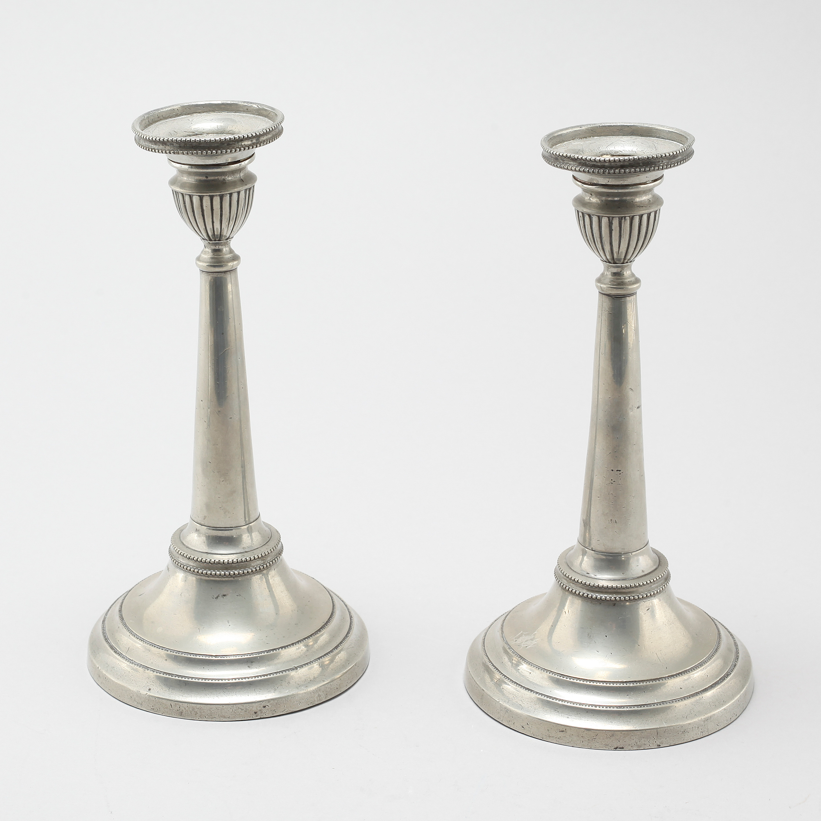 LJUSSTAKAR, ett par, tenn, Henrik Philip Stickler, Helsingborg, 1847 ...