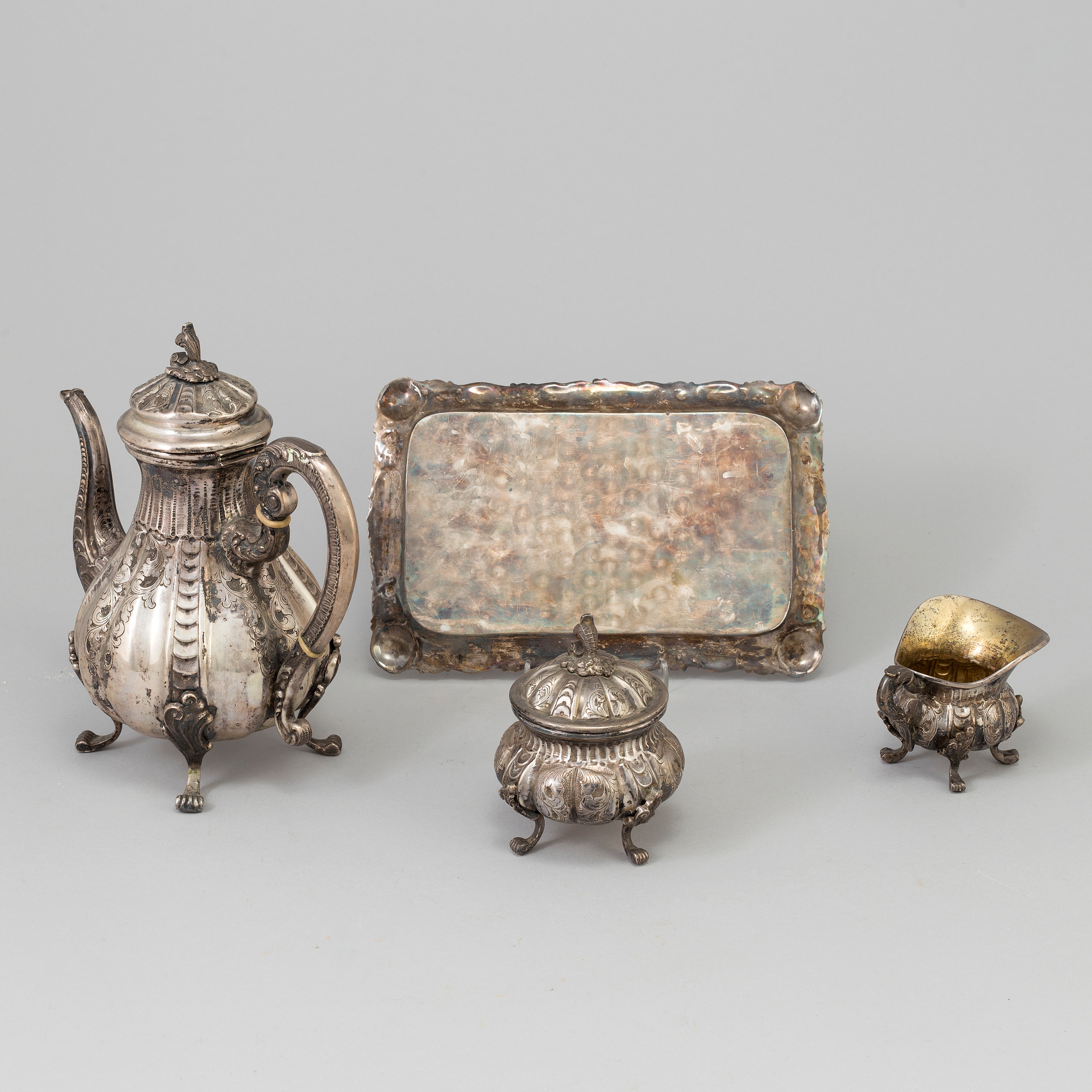 KAFFESERVIS, 3 delar, silver, rokokostil, med svenska importstämplar ...