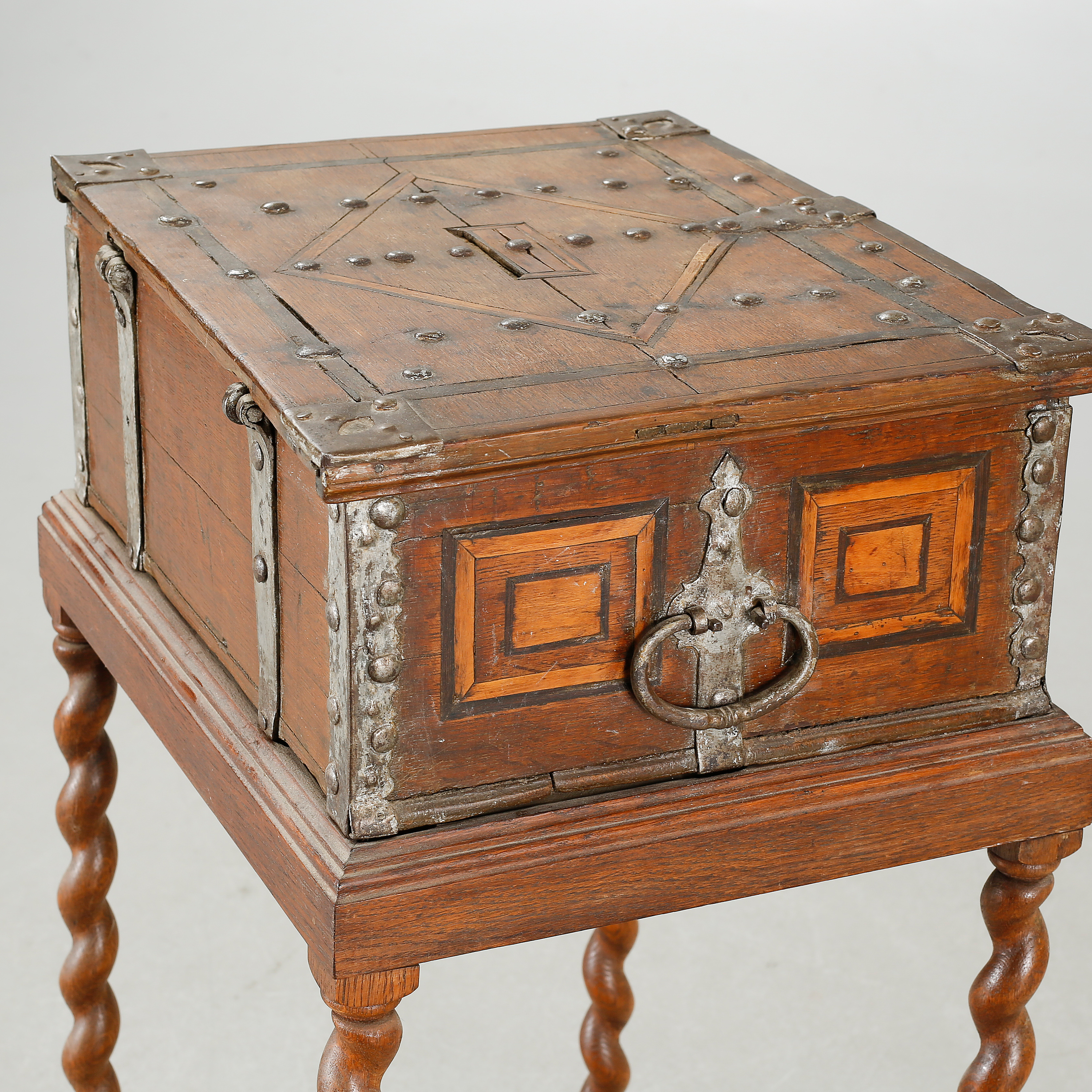 A casket from the 18th century. - Bukowskis
