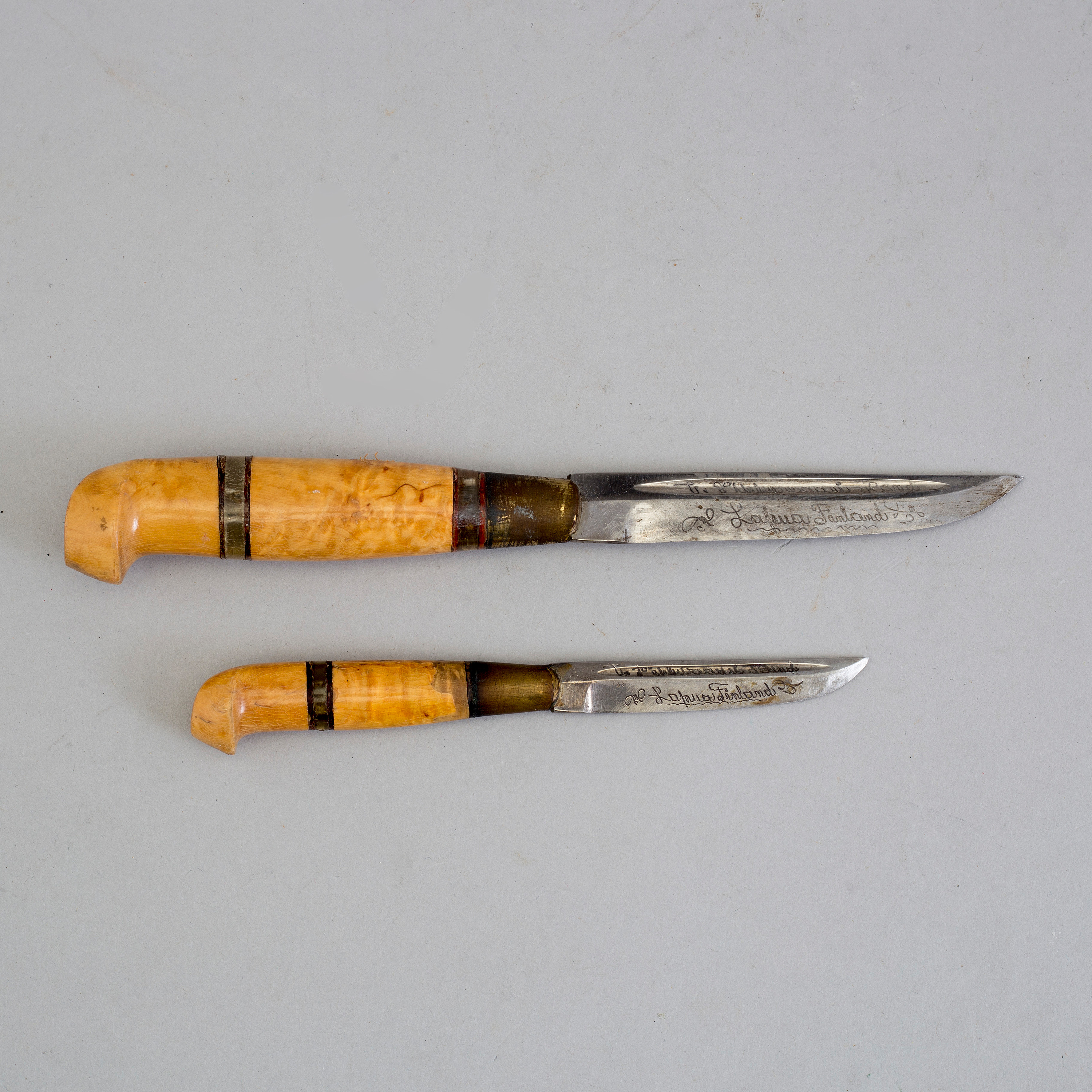 Two knives from Sweden/Finland. - Bukowskis