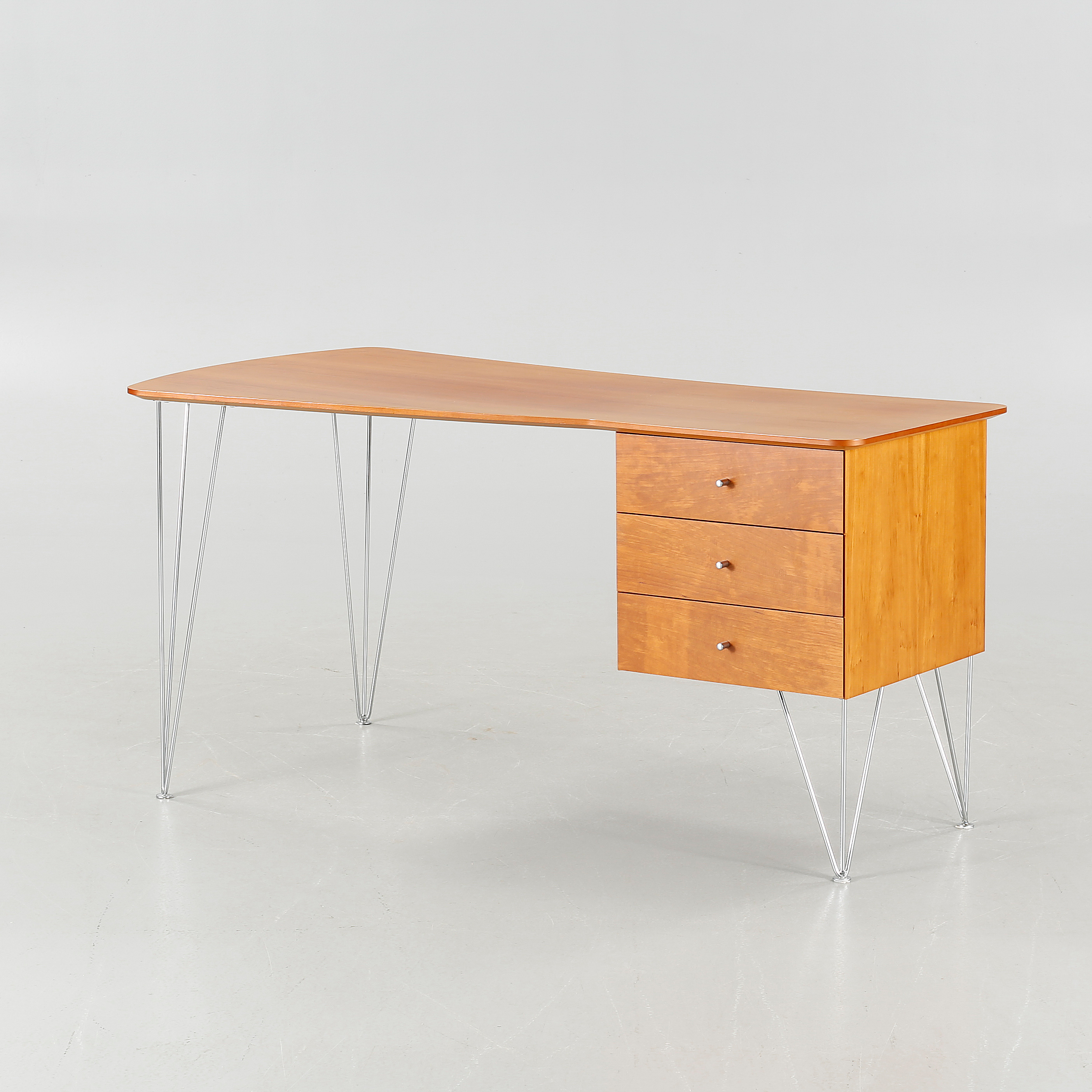 A 1990s desk. - Bukowskis