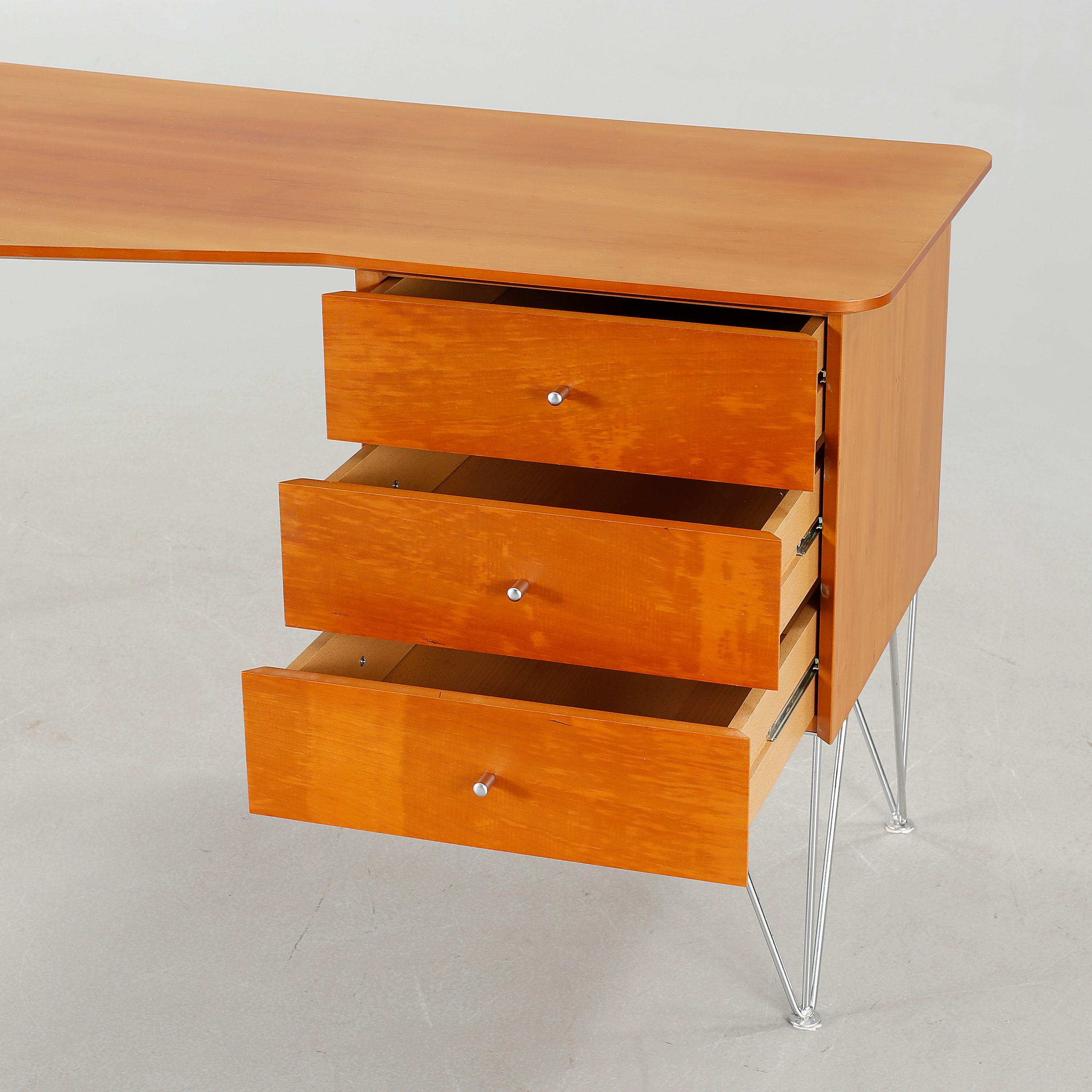 A 1990s desk. - Bukowskis