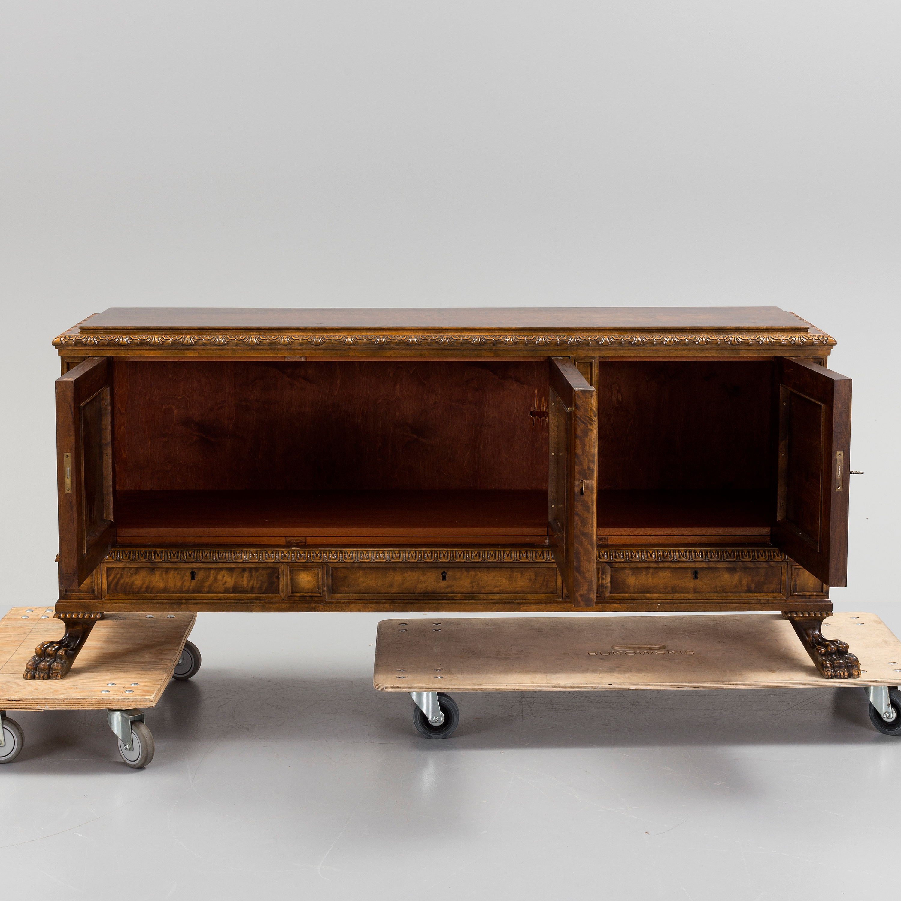 A 1920s/1930s sideboard. - Bukowskis