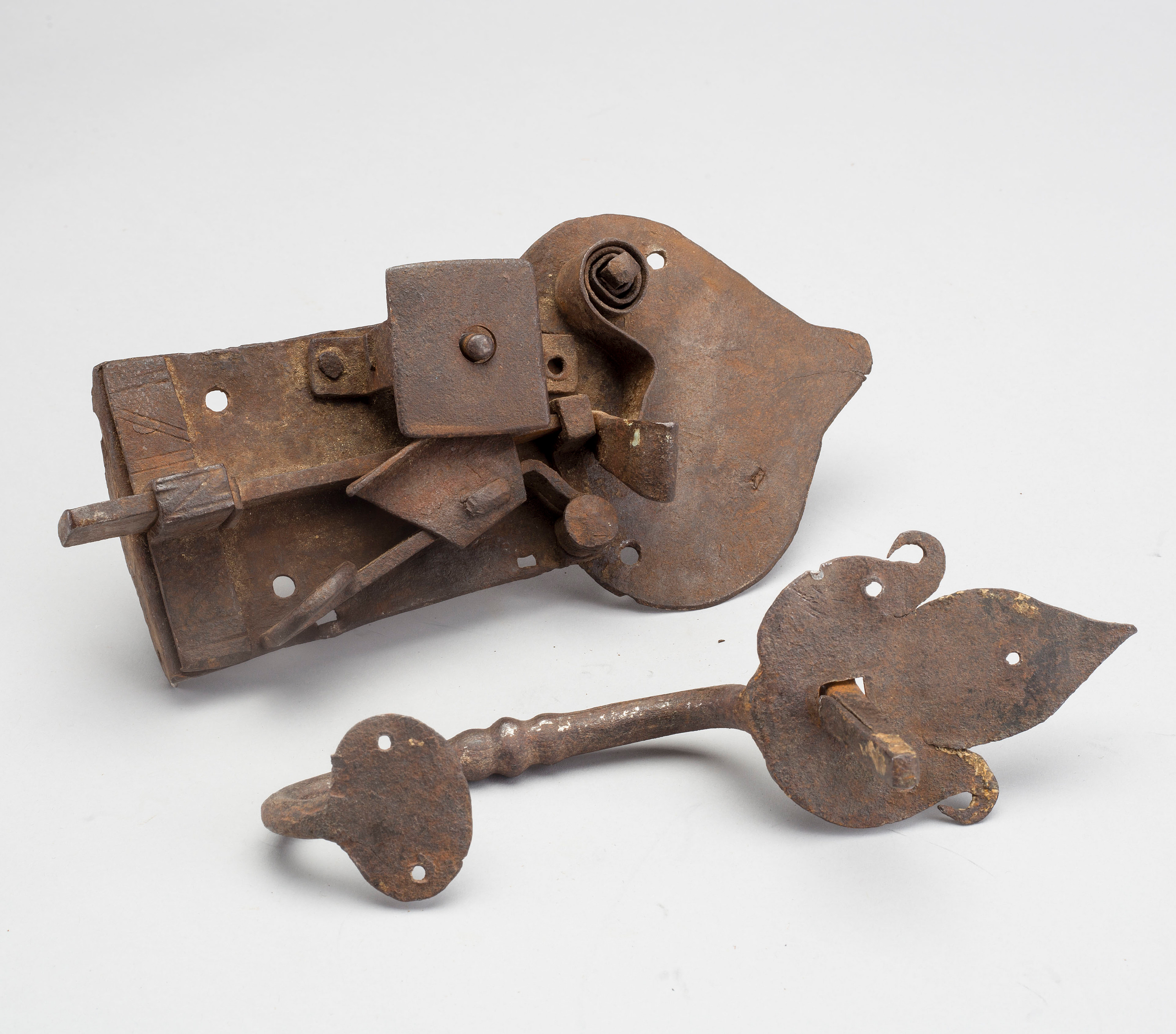A 18/19th century lock and handle. - Bukowskis