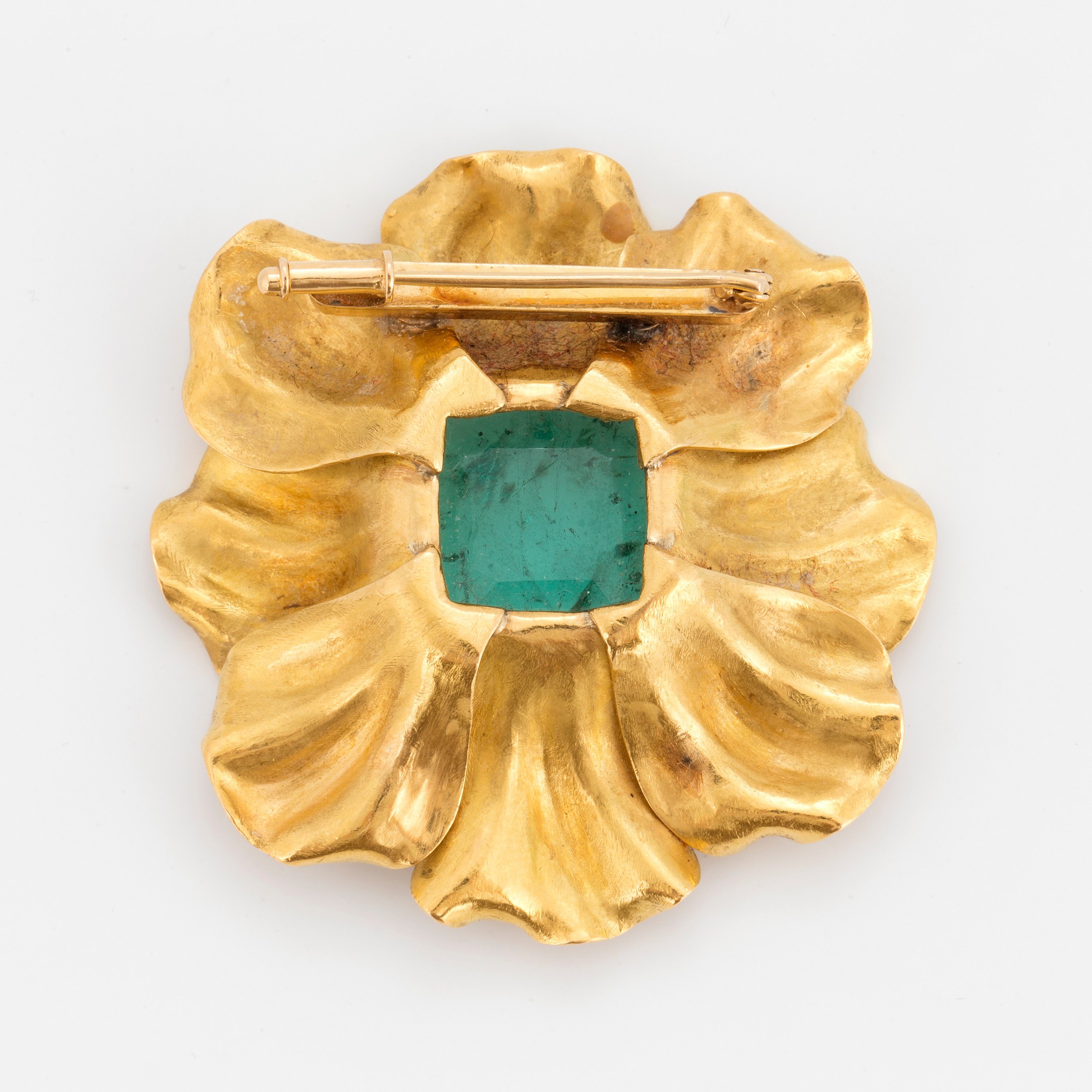 A circa 22.50 ct emerald brooch. - Bukowskis