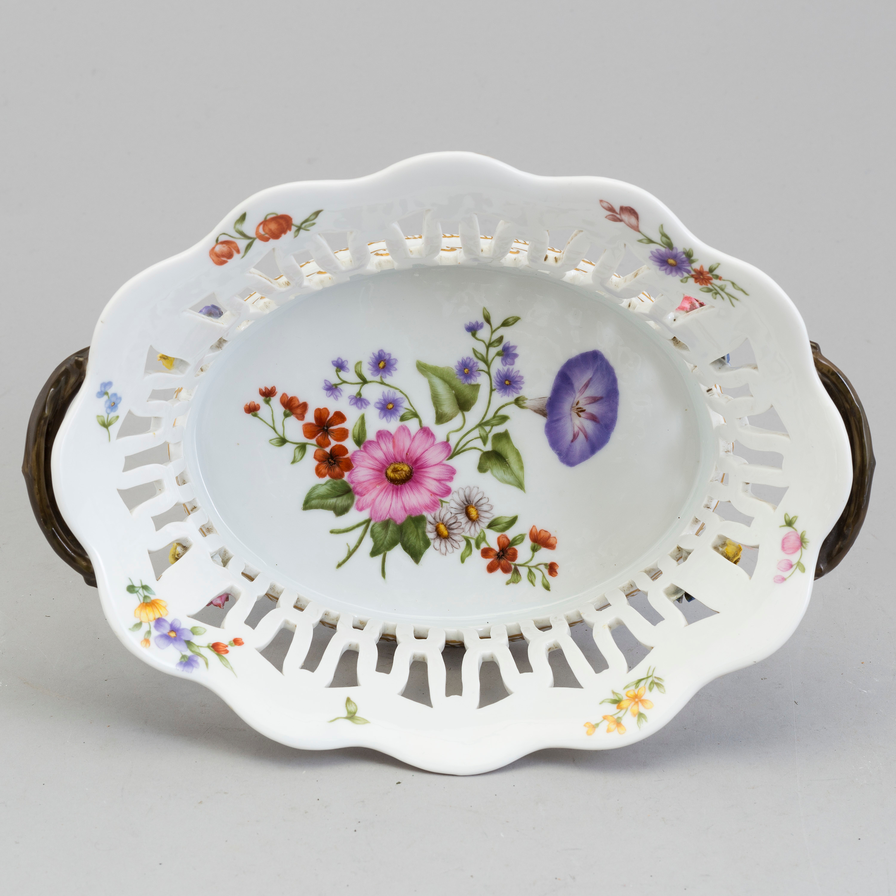 A porcelain bowl from Royal Copenhagen, Denmark, 1889-1922. - Bukowskis