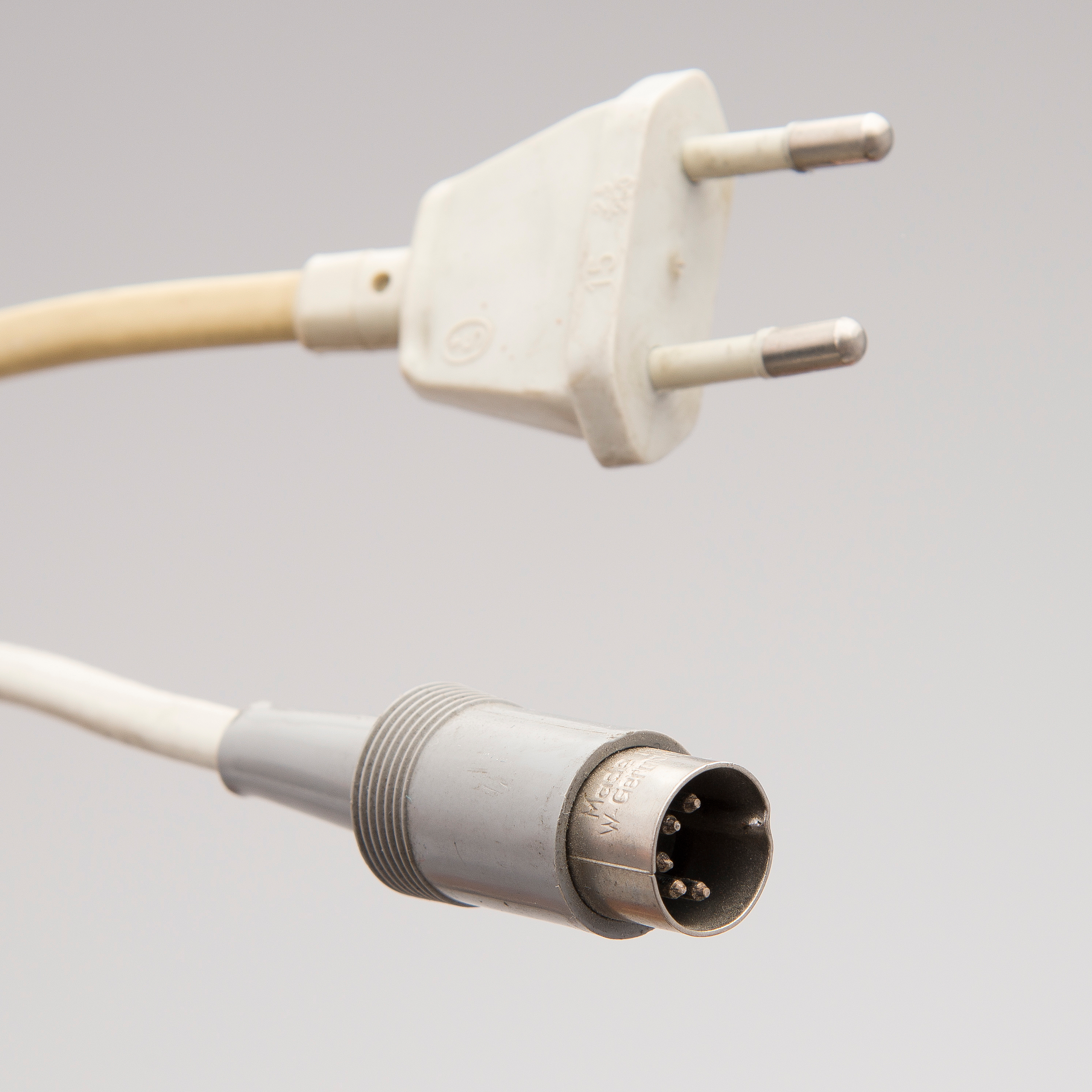 STEREO TURNTABLE, BEOGRAM 1000, Bang & Olufsen, design by Jacob Jensen ...