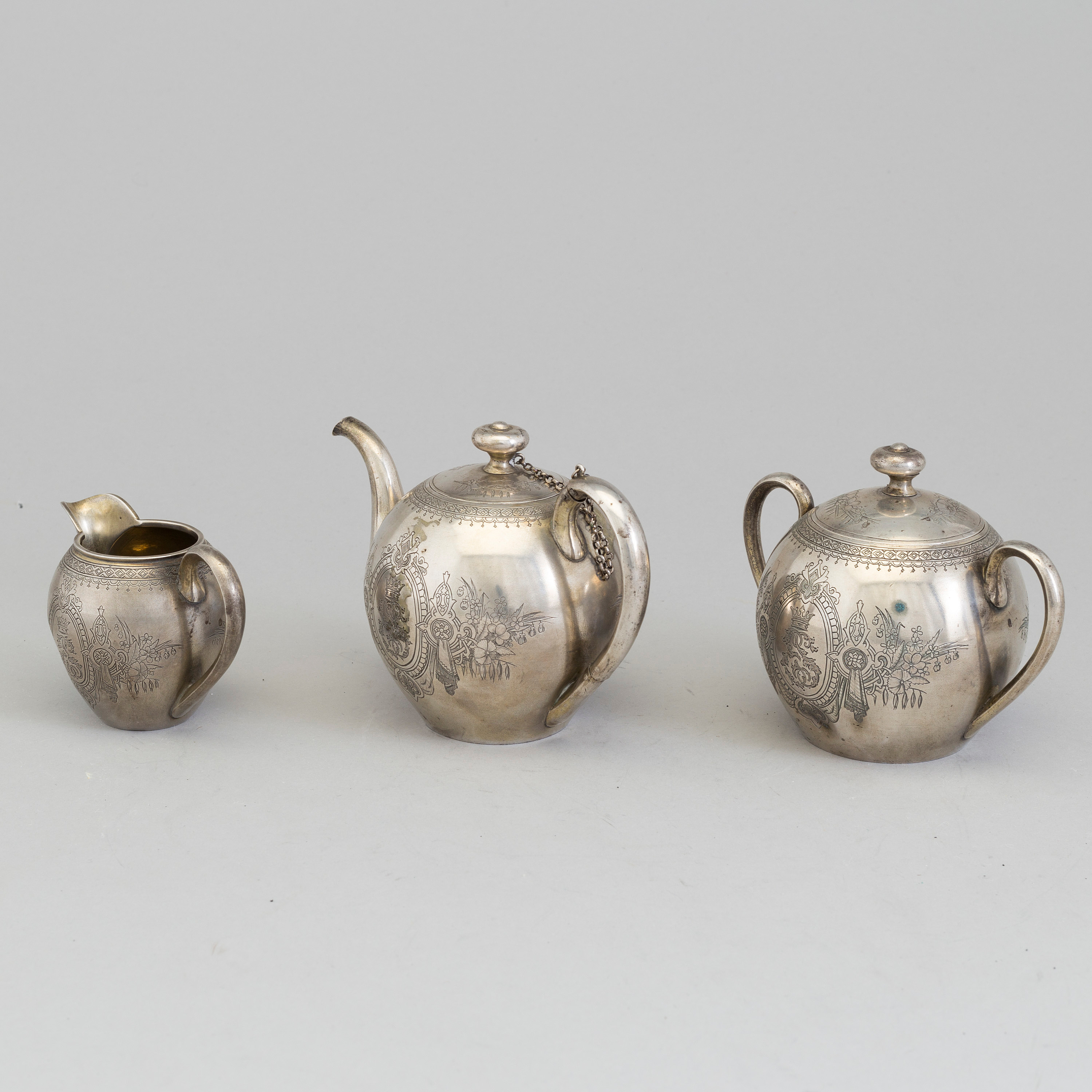 a 3 part silver tea set, Russia 1887 unidentified makers marks. - Bukowskis