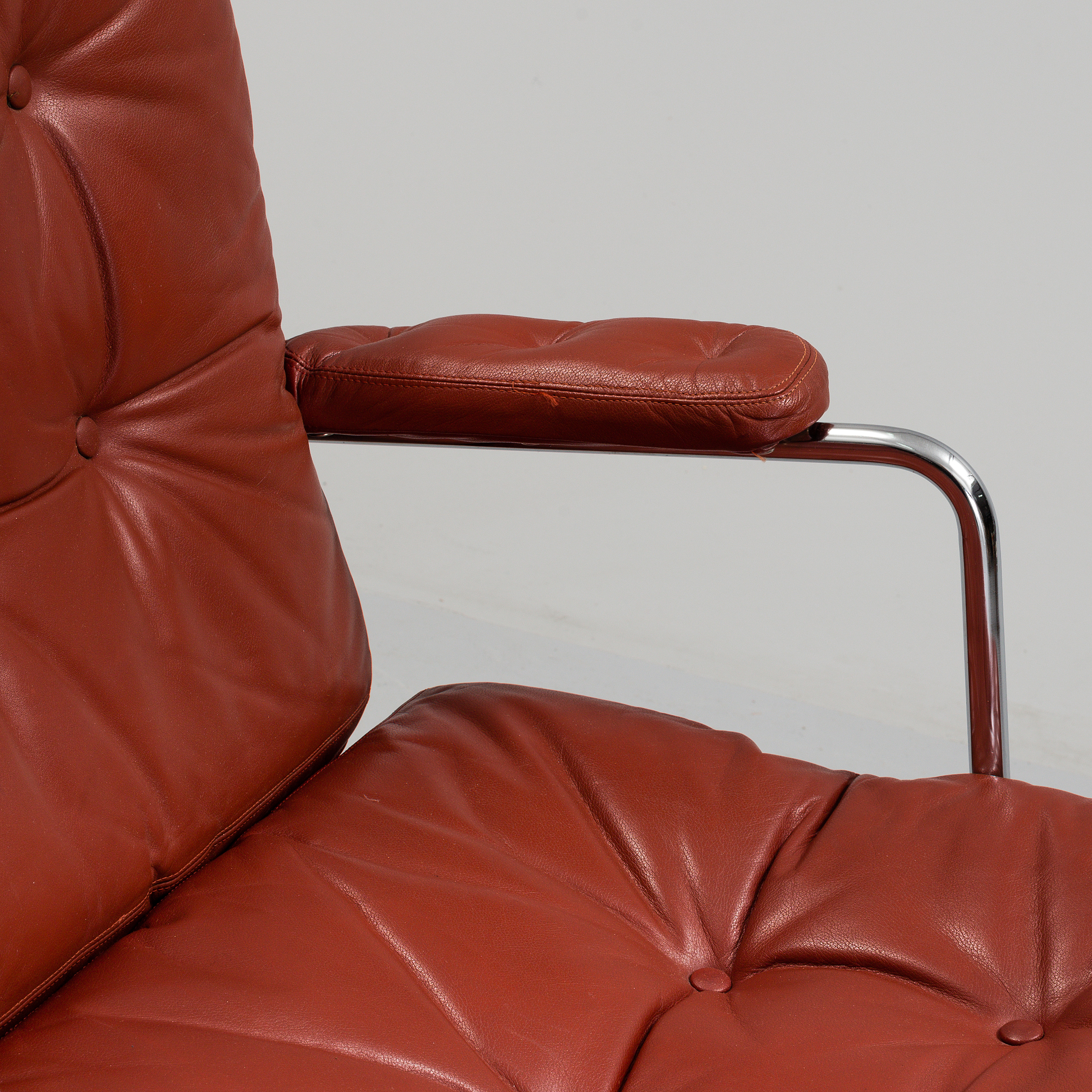 A 'Karin' sofa by Bruno Mathsson. - Bukowskis