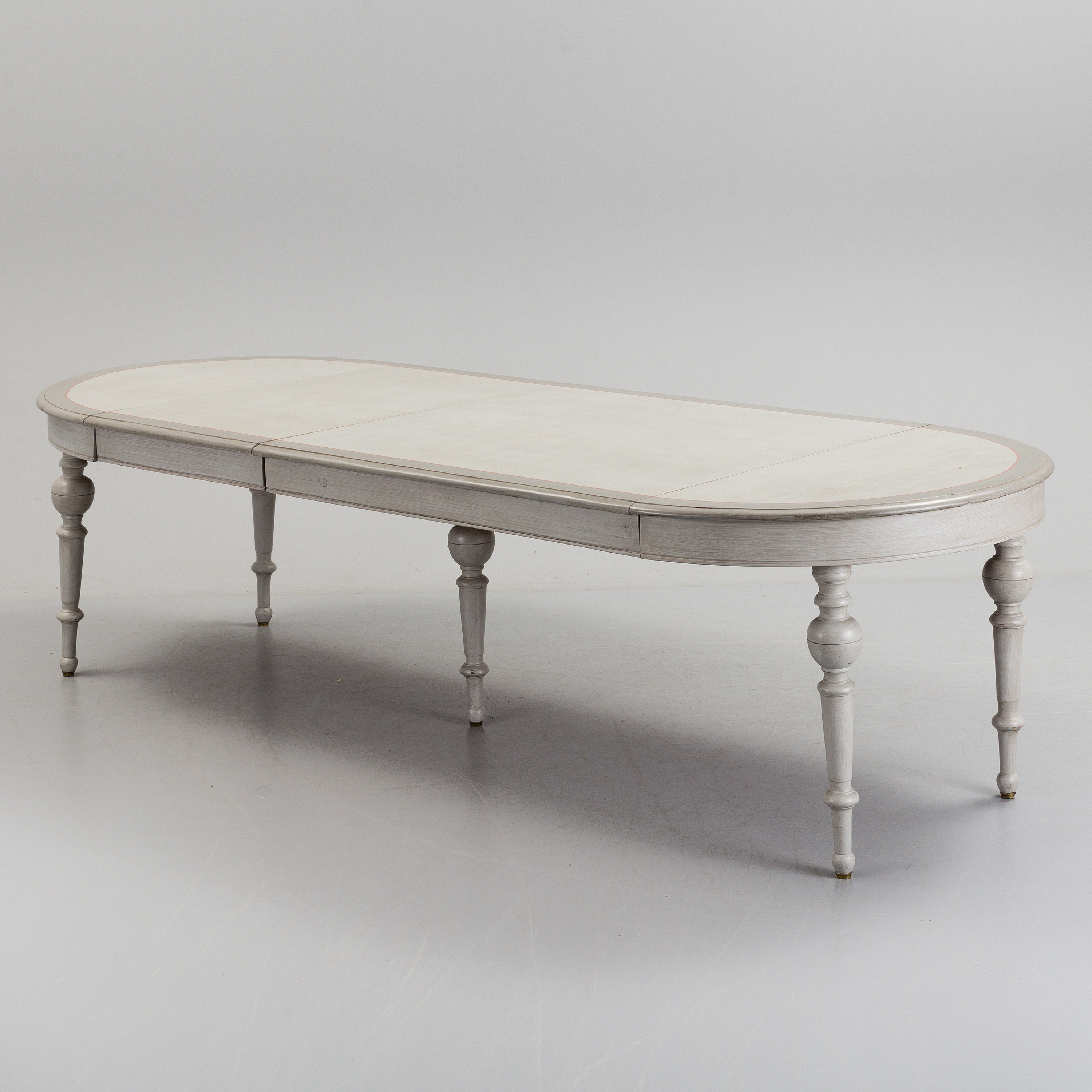 A late 19th century dining table. - Bukowskis