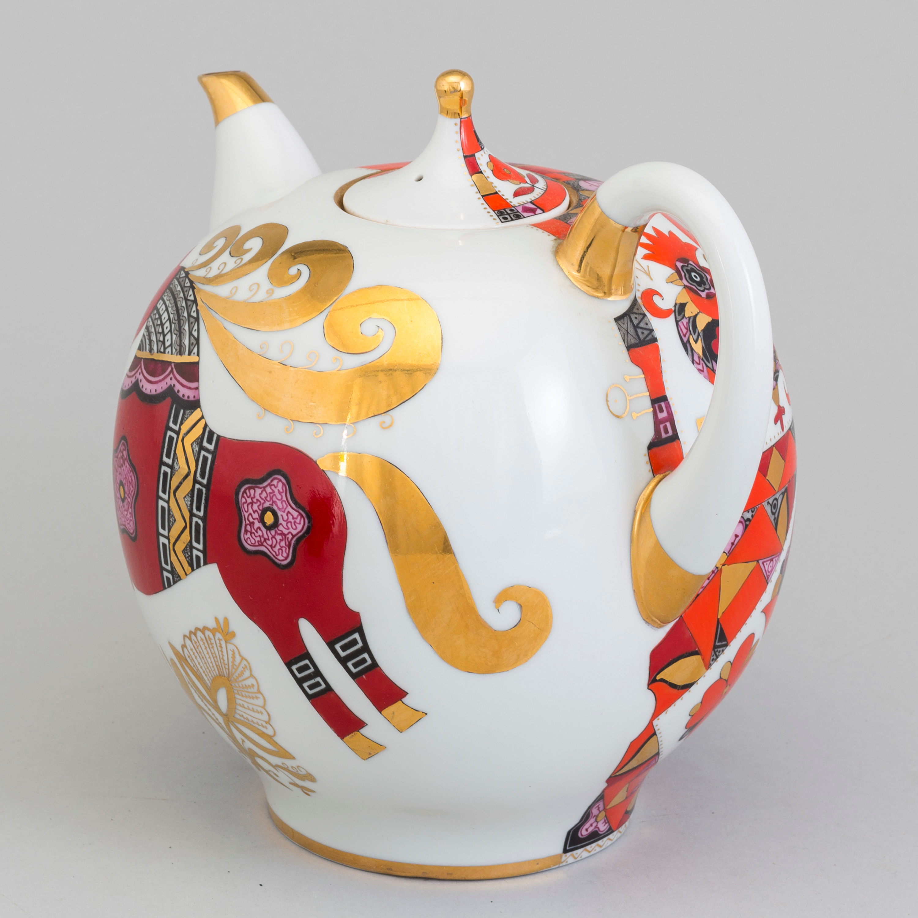 Two Lomonosov porcelain teapots, Soviet Union. - Bukowskis