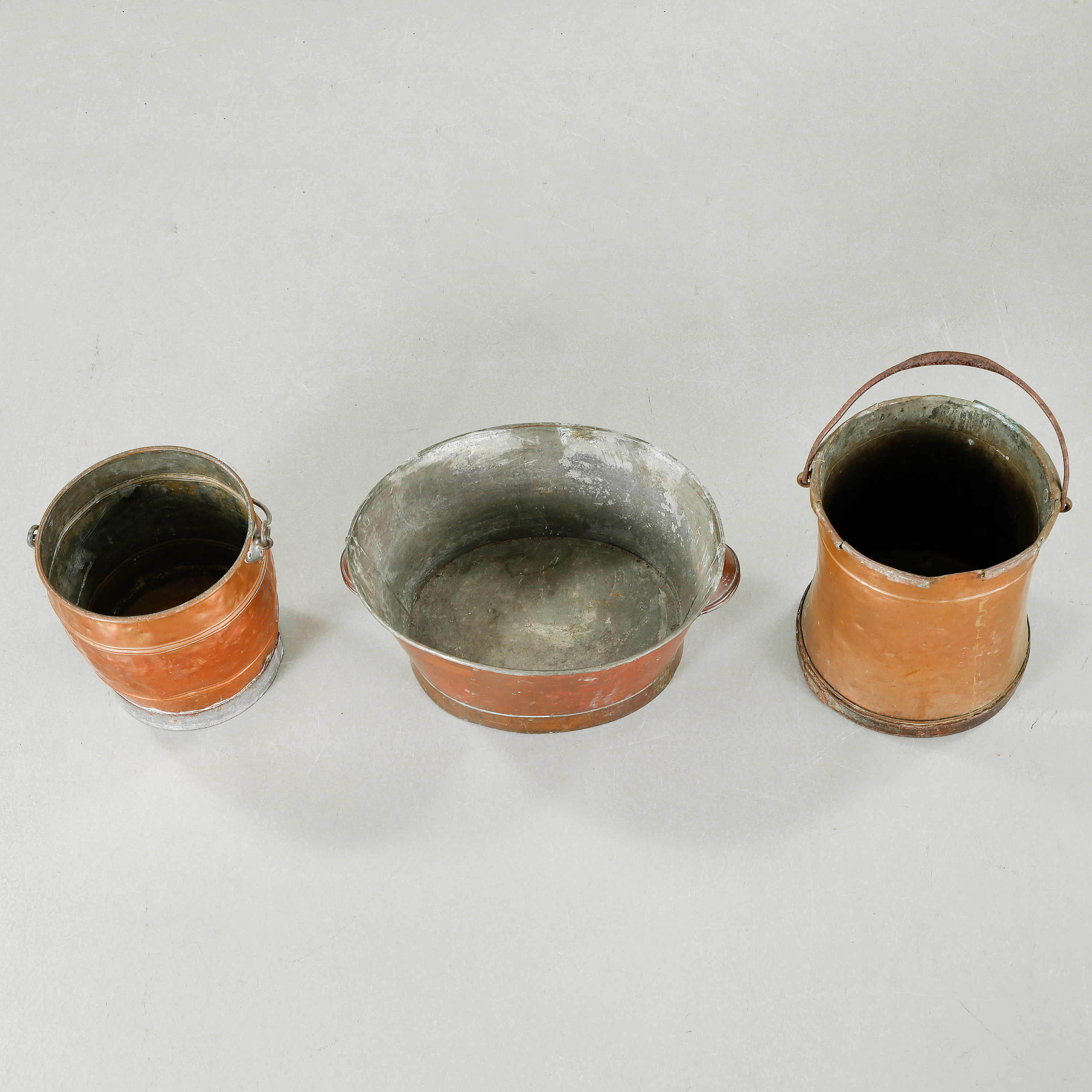 Three 19th century copper objects. - Bukowskis