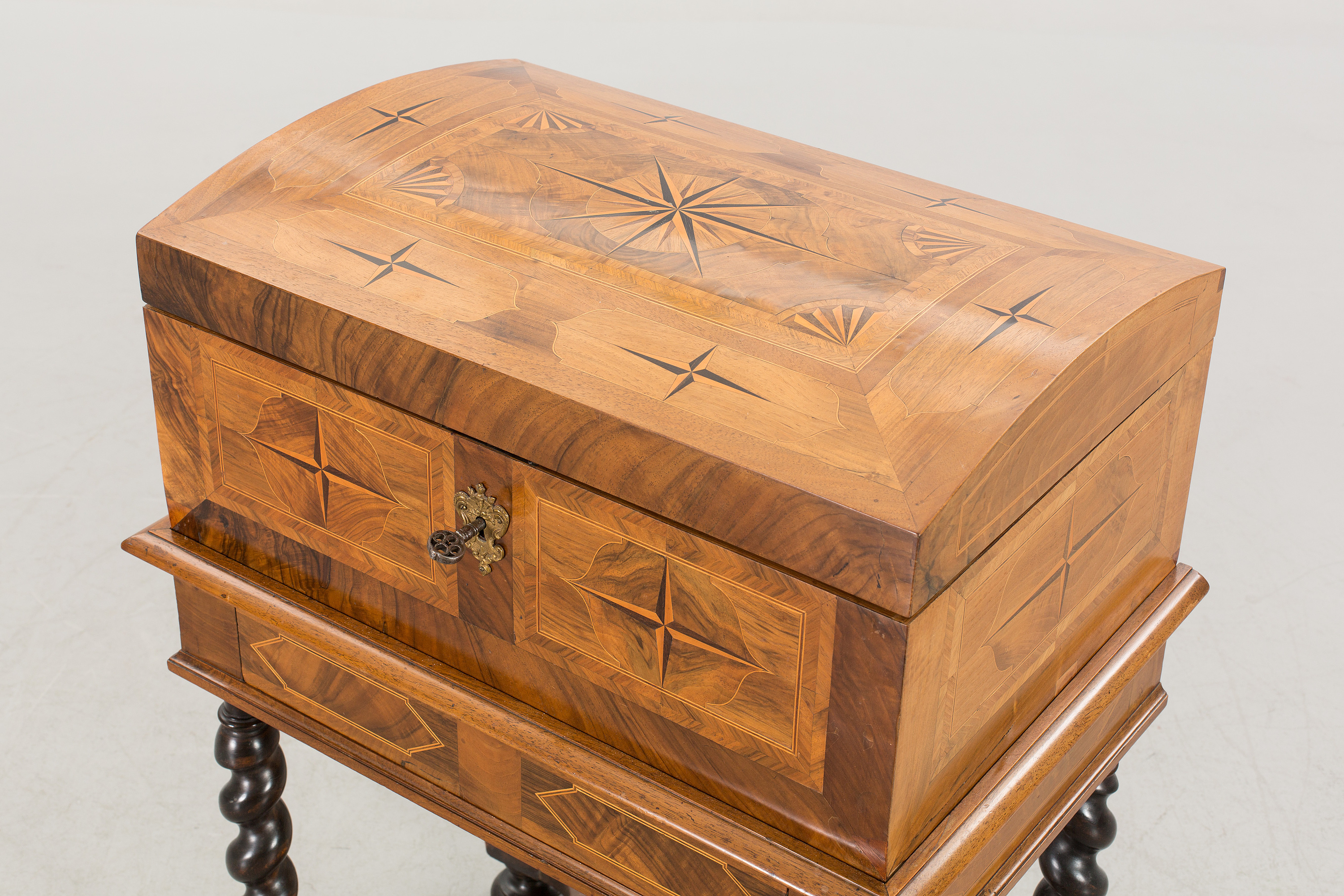 A 18th century Swedish box. - Bukowskis
