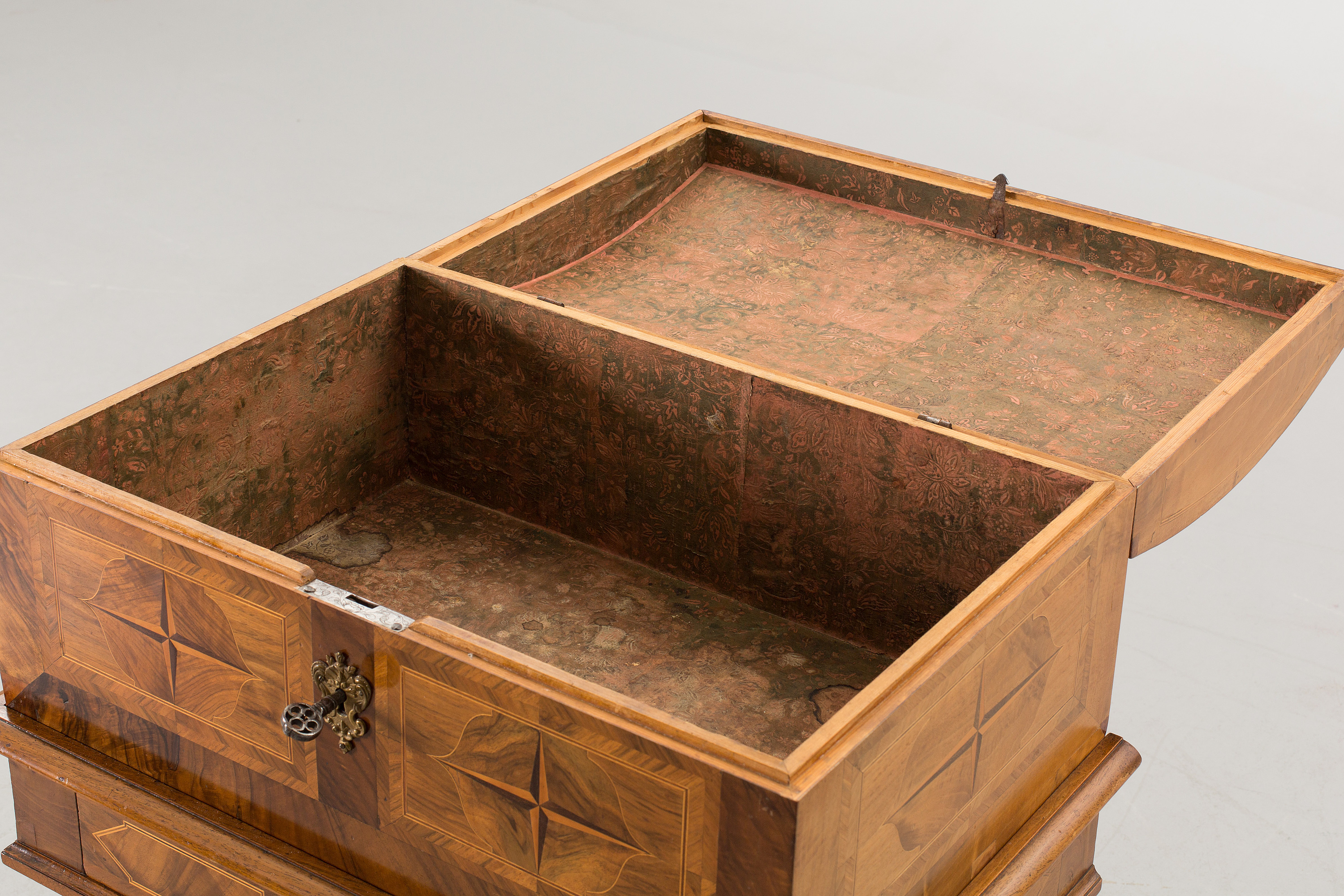 A 18th century Swedish box. - Bukowskis