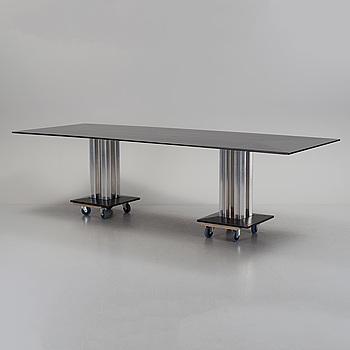 A Zanotta dinner table. - Bukowskis