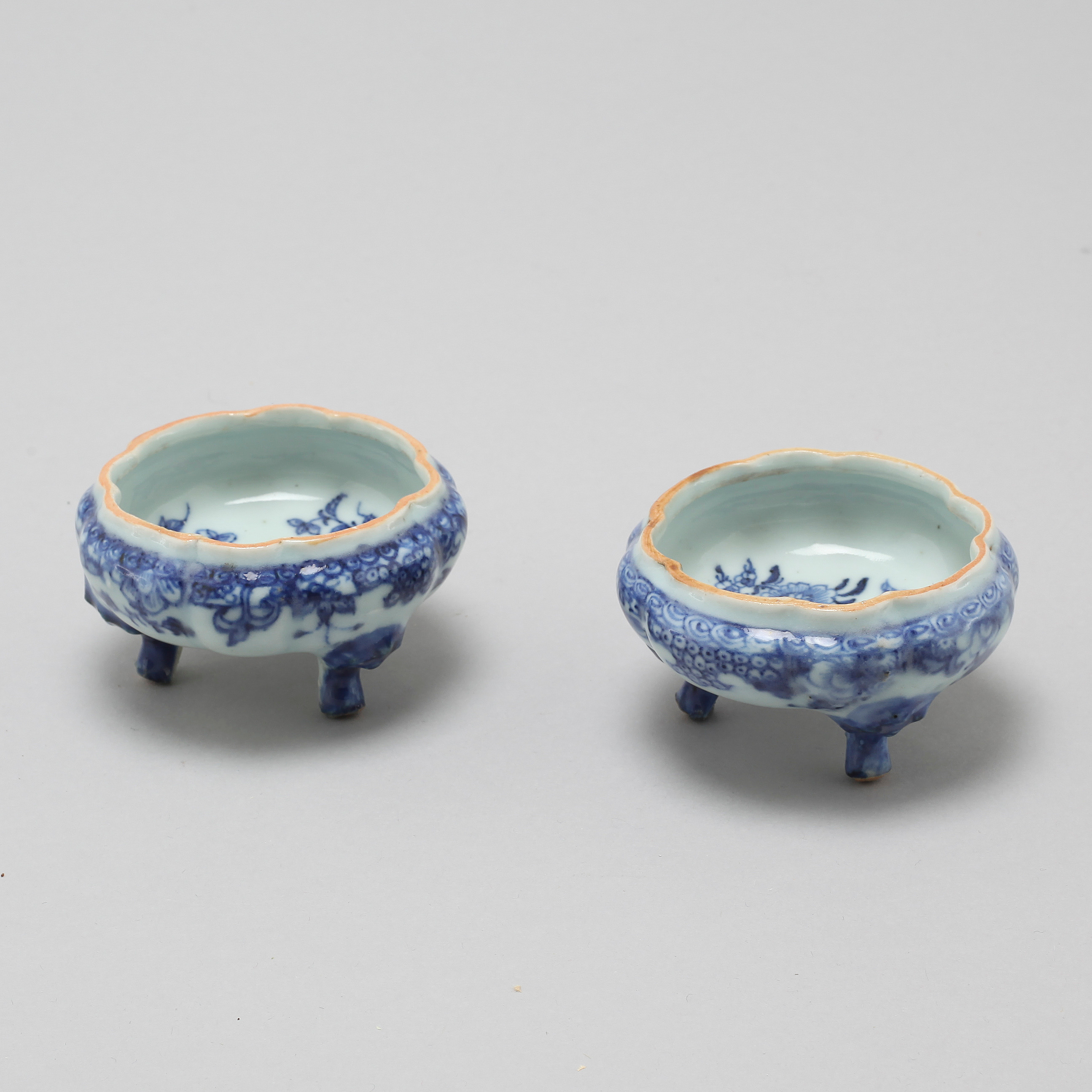 A pair of blue and white Chinese salt cellars from Qing Dynasty ...